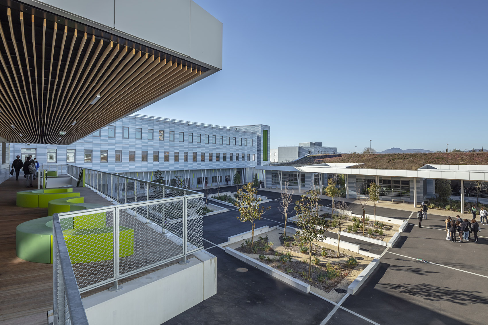 Simone Veil High School by Hellin-Sebbag Architectes Associés - 谷德设计网