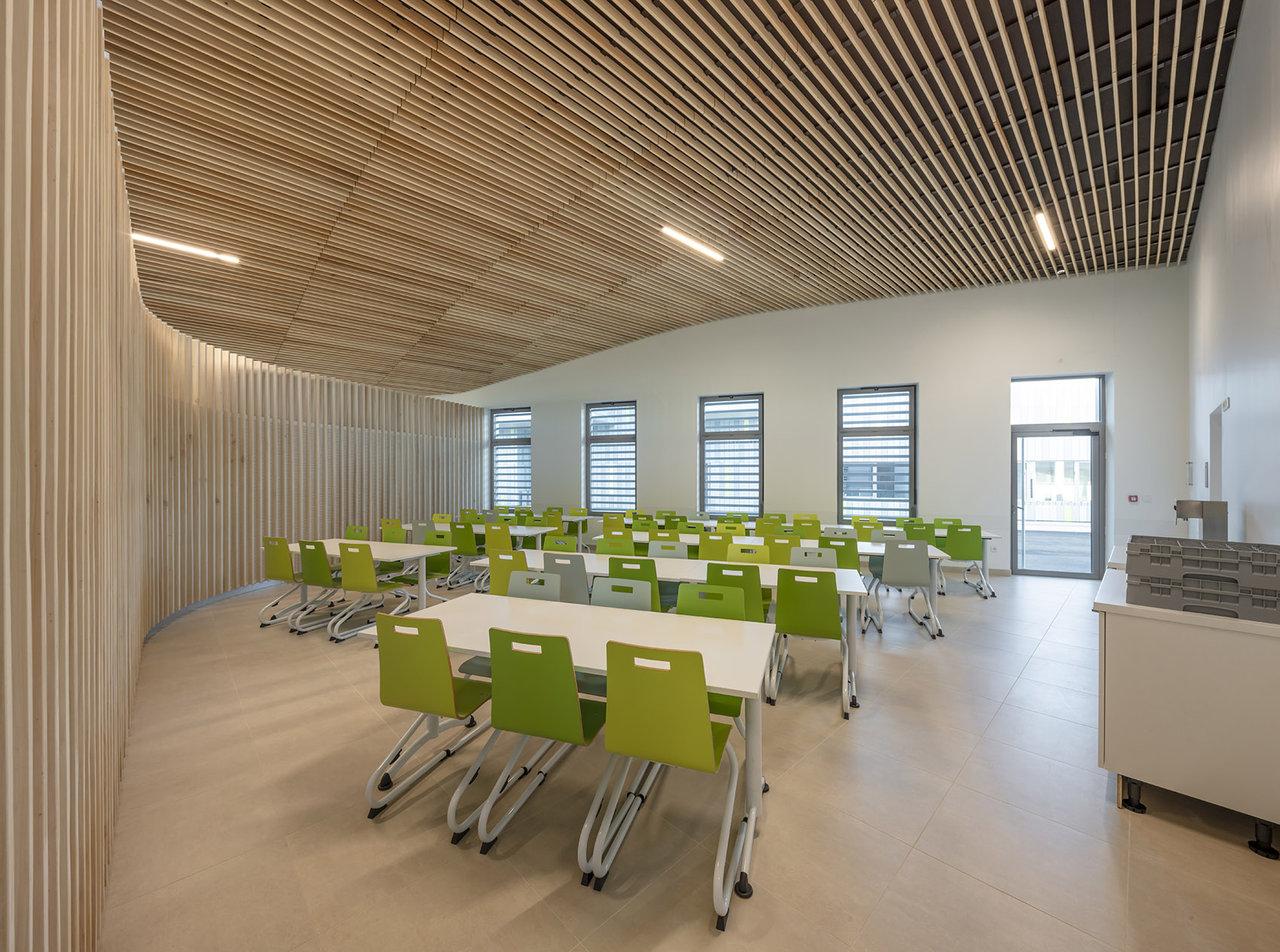 Simone Veil High School by Hellin-Sebbag Architectes Associés - 谷德设计网