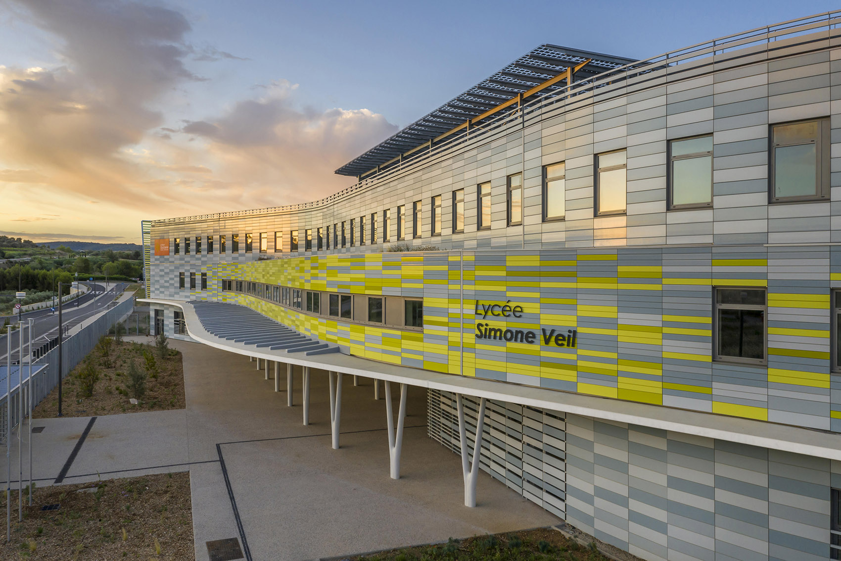 Simone Veil High School by Hellin-Sebbag Architectes Associés - 谷德设计网