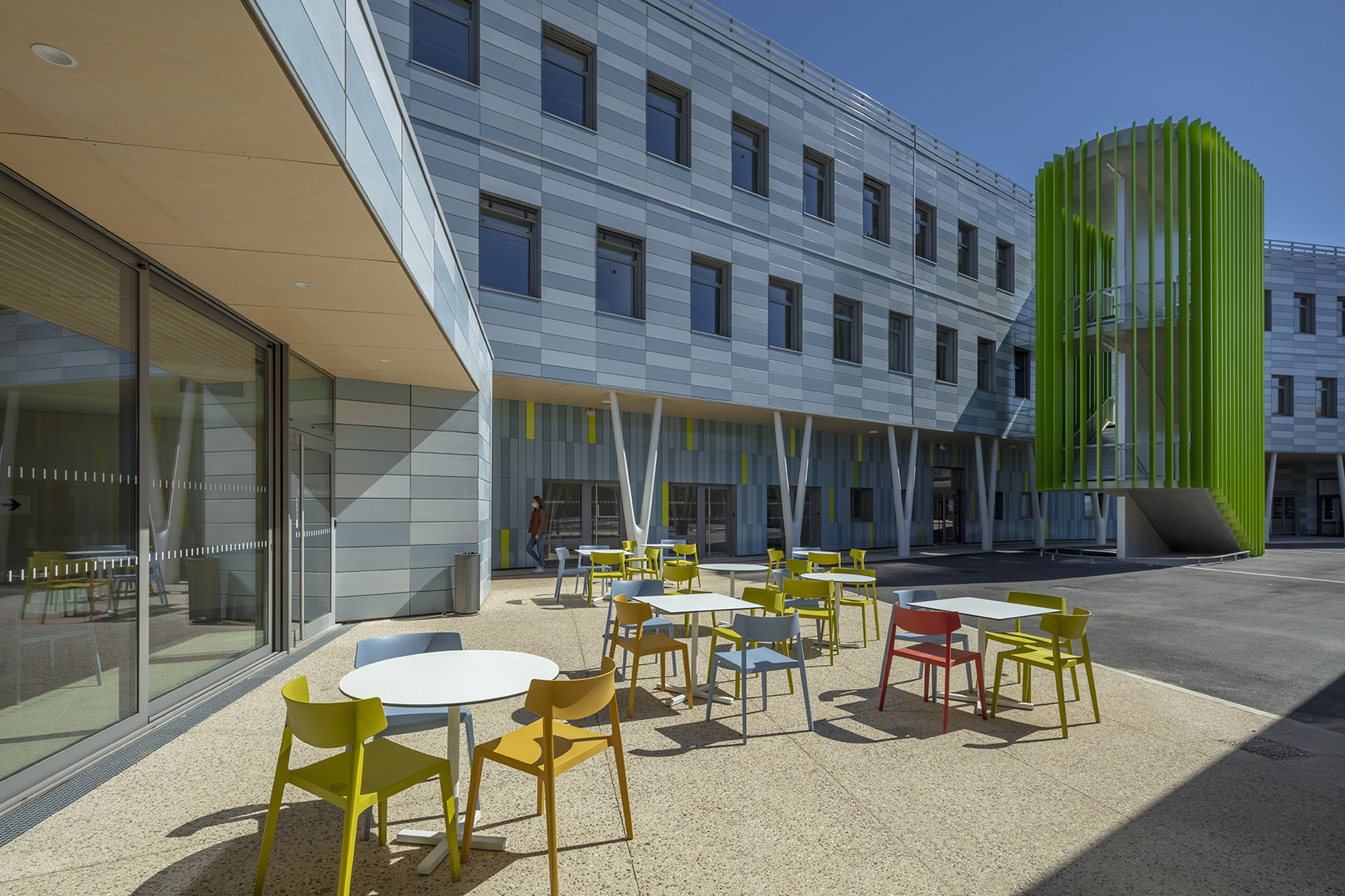 Simone Veil High School by Hellin-Sebbag Architectes Associés - 谷德设计网