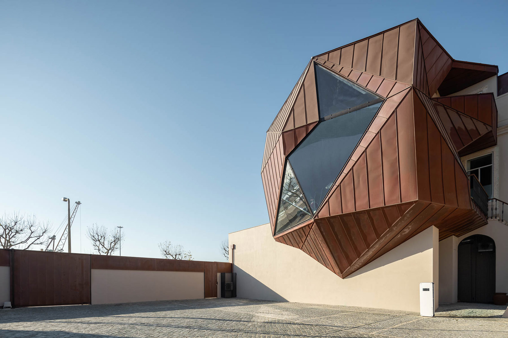 Second skin by danielmsantos, eng + arq - 谷德设计网