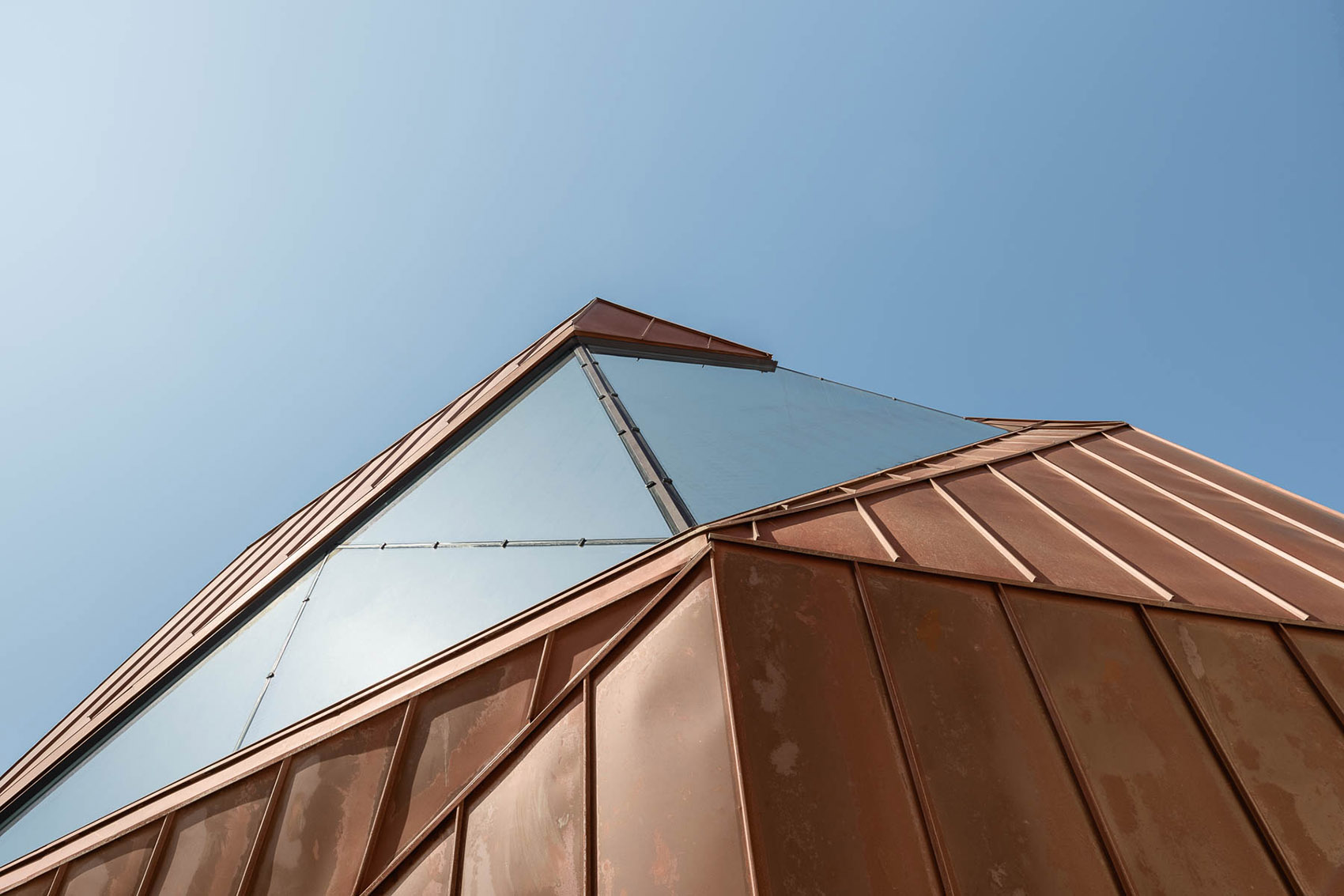 Second skin by danielmsantos, eng + arq - 谷德设计网