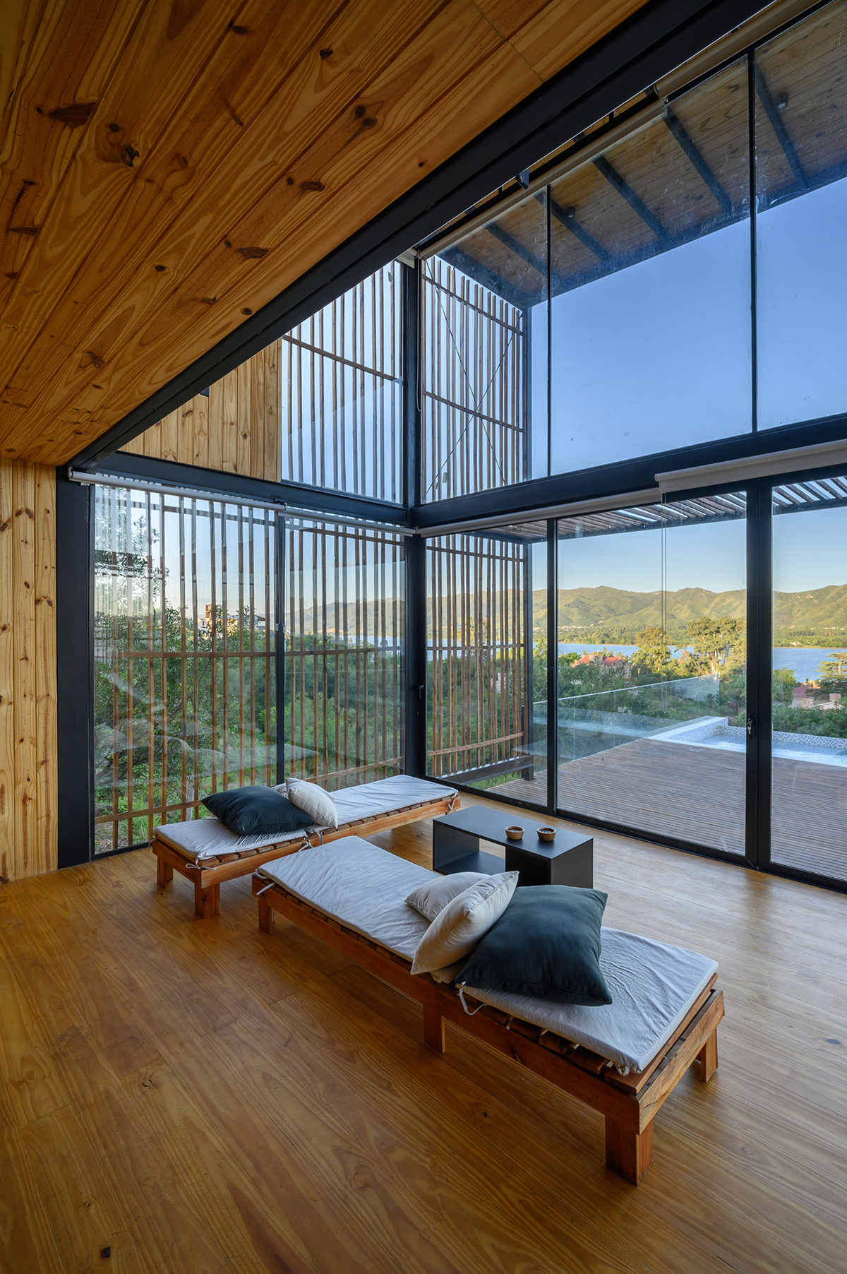 Siquiman Lodge by Pablo Senmartin Architects - 谷德设计网
