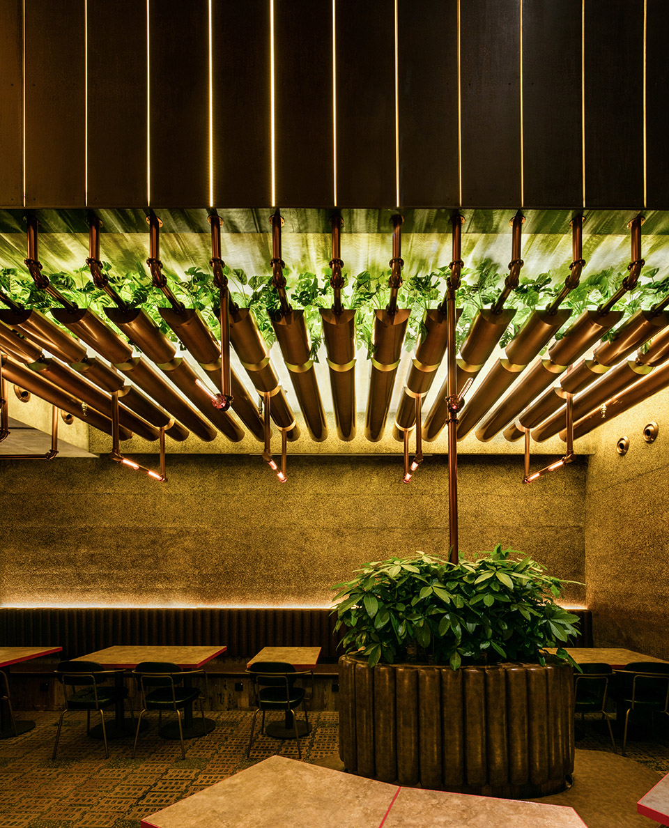 Boxing Cat Brewery Xintiandi Flagship, Shanghai by dongqi Design - 谷德设计网