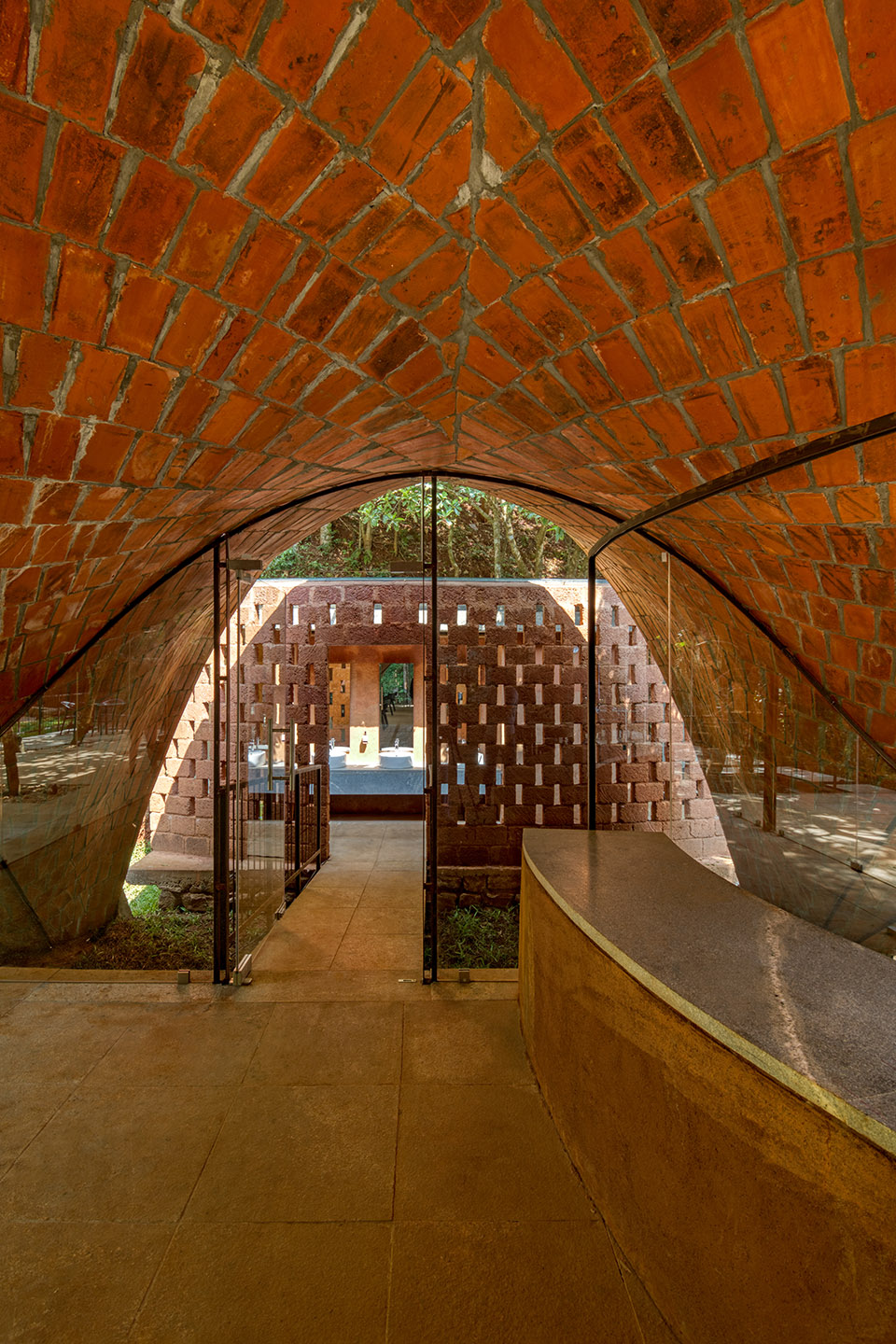 Dining at DevaDhare, India by Play Architecture - 谷德设计网