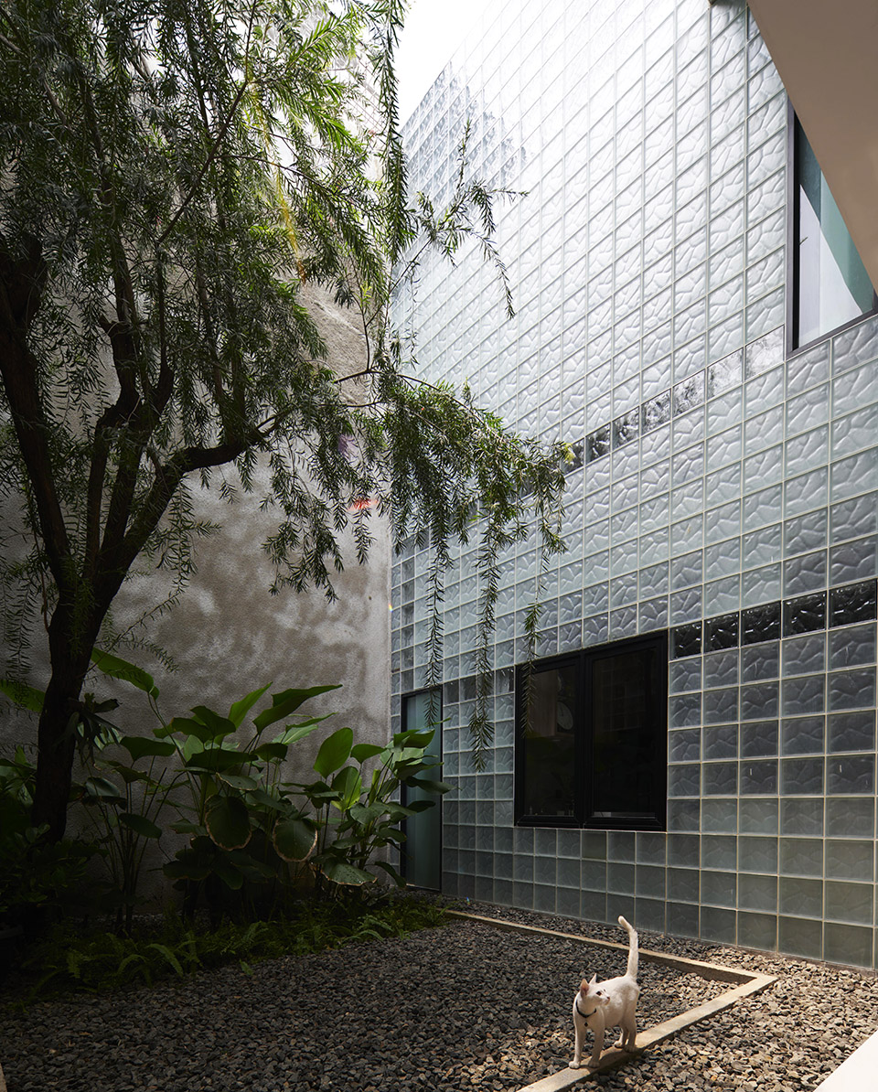 Refraction House, Jakarta by RAD+ar - 谷德设计网