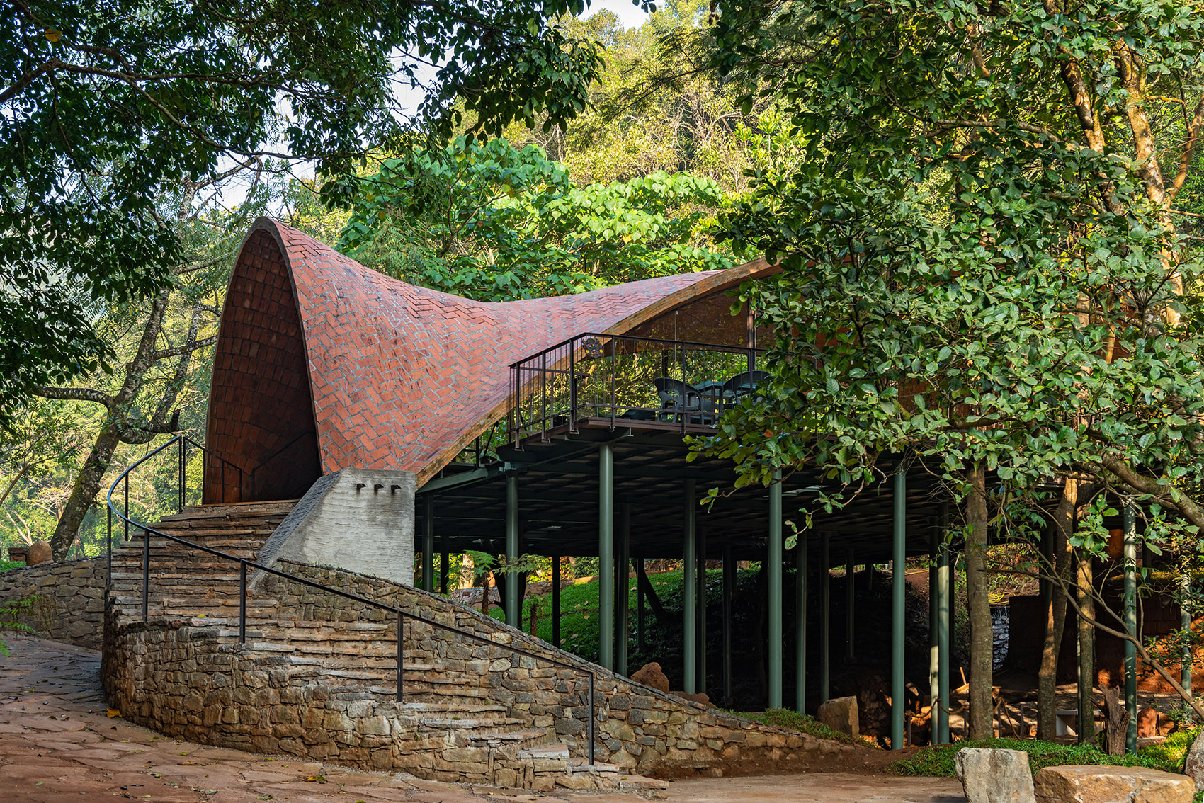 Dining at DevaDhare, India by Play Architecture - 谷德设计网