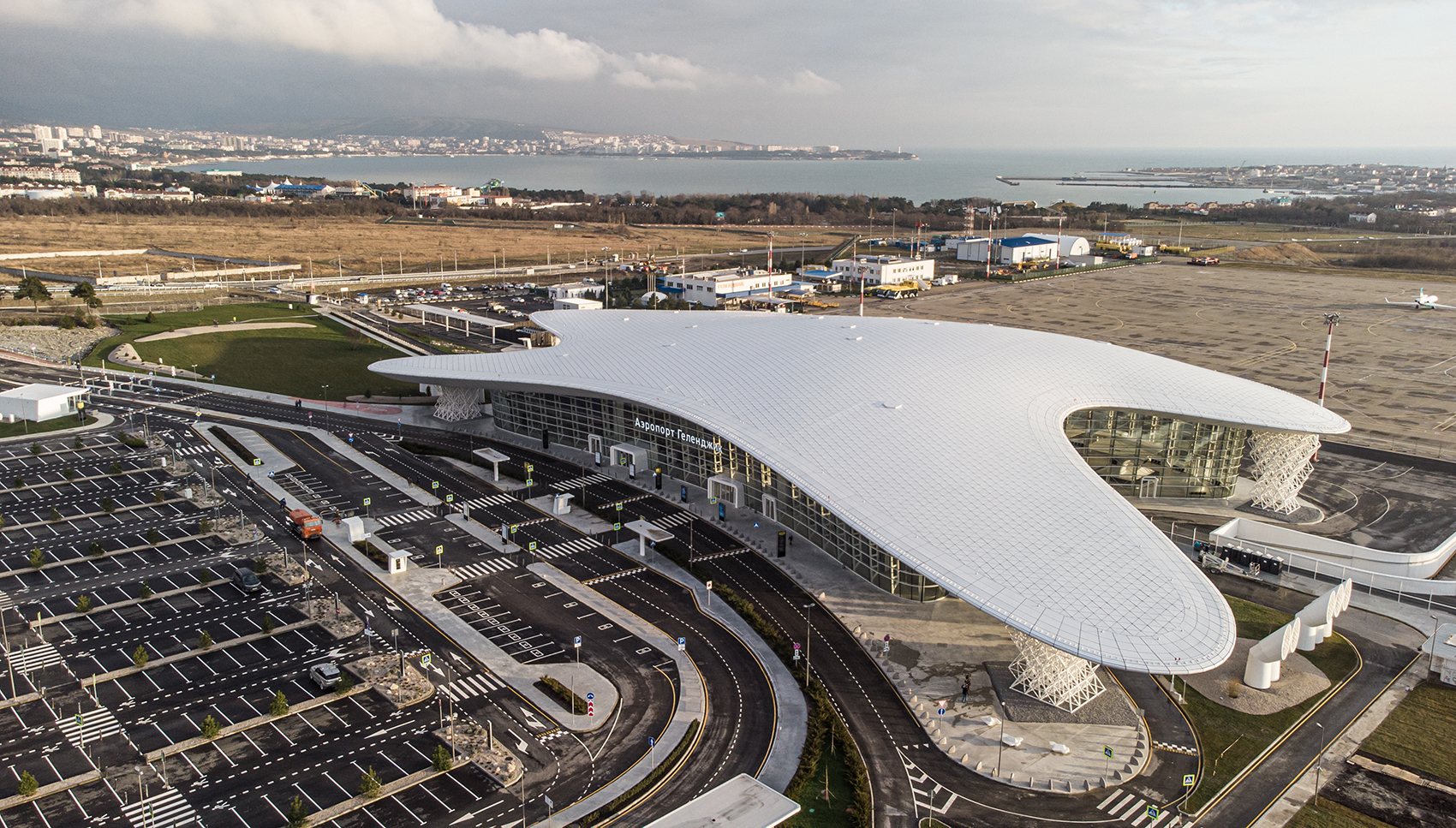 The Gelendzhik Airport by FUKSAS - 谷德设计网