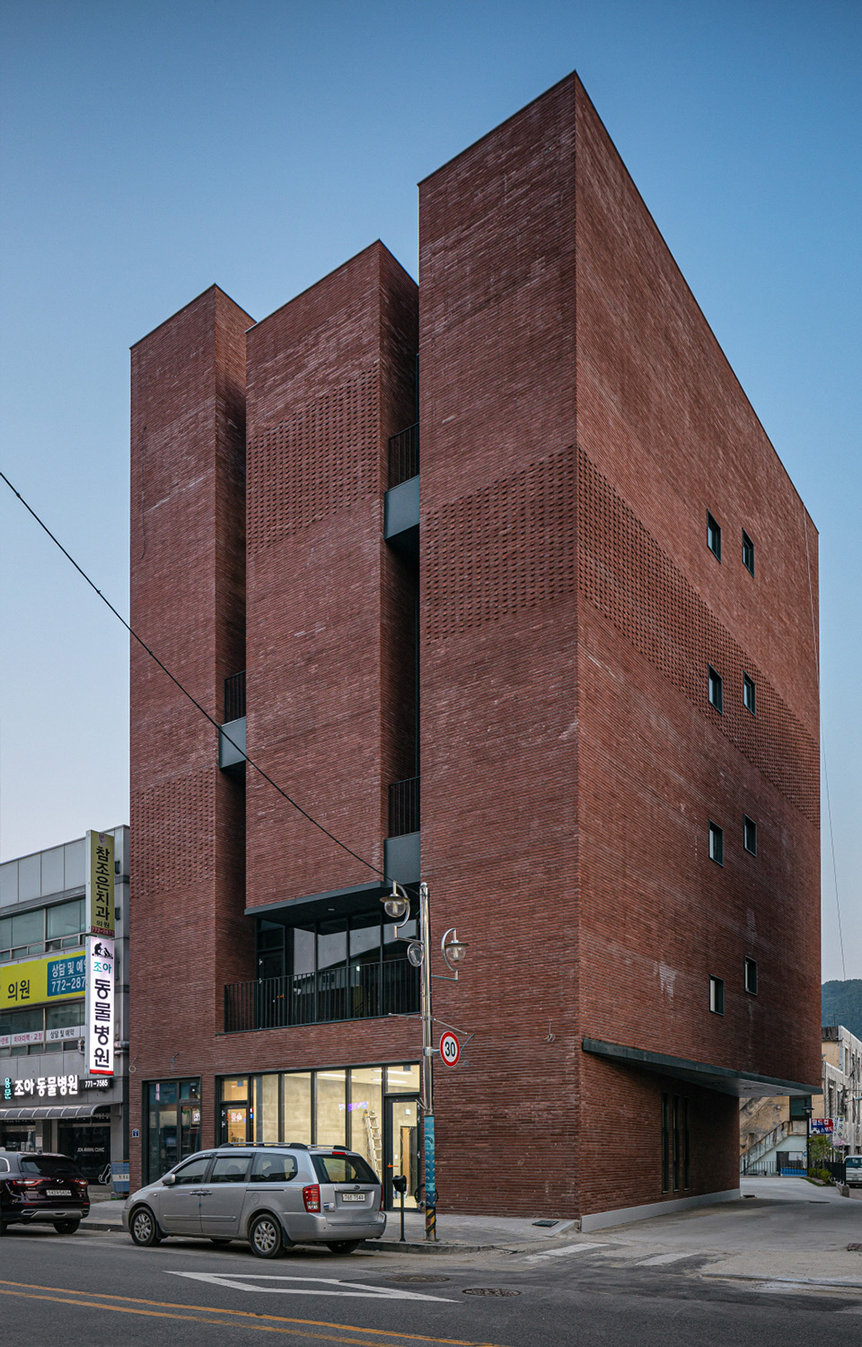 Three boxes by RAUM ARCHITECTURE - 谷德设计网