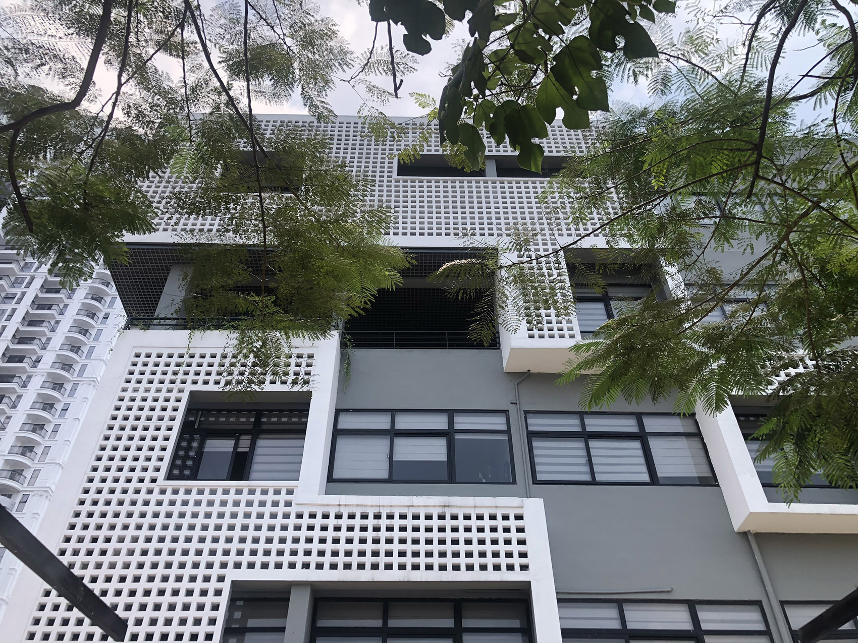 Vietnam Institute For Advanced Study In Mathematics(VIASM) by 1+1>2 ...