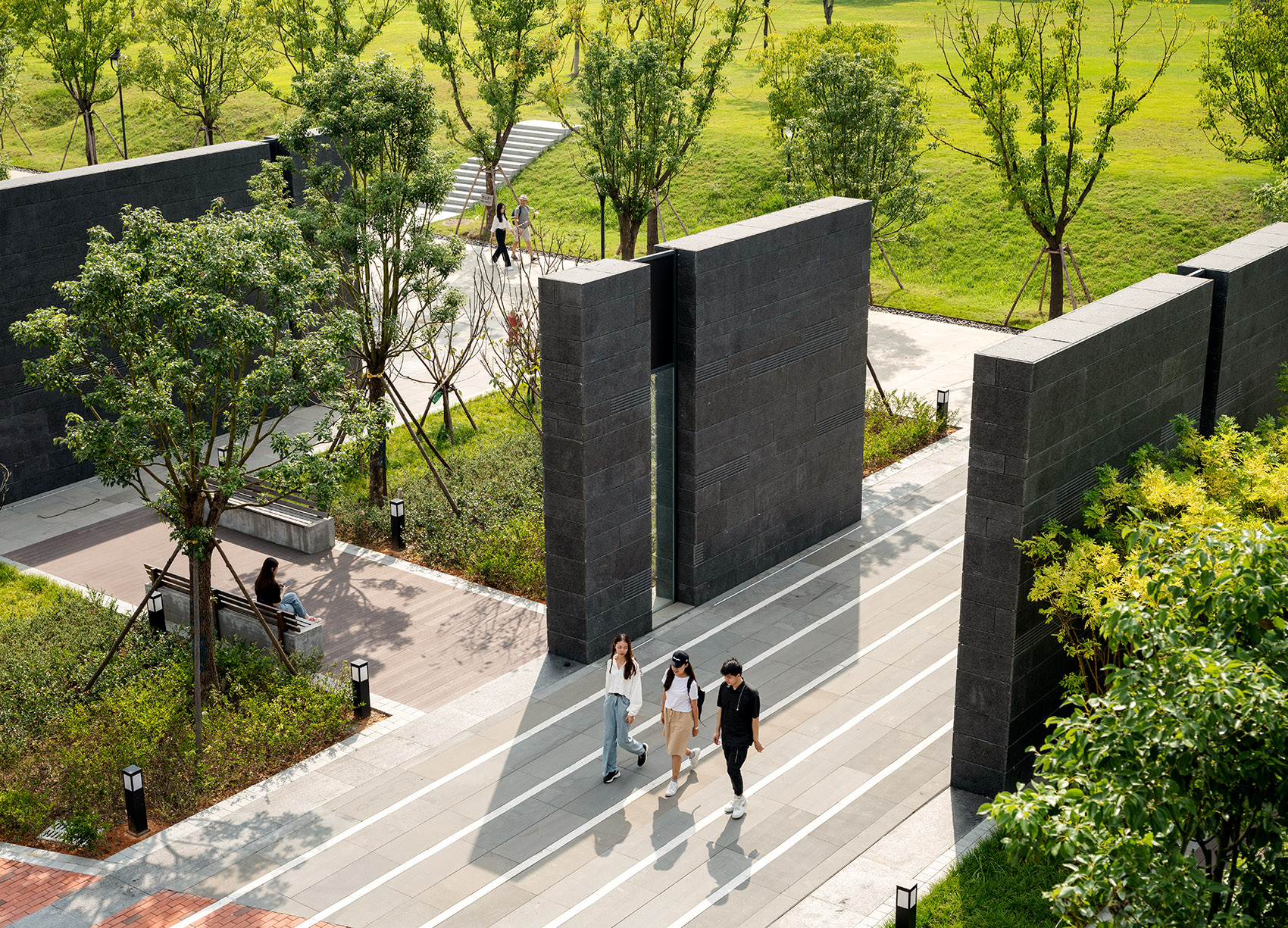 Monash University – College Walk Central Landscape & Hargrave Forecourt ...
