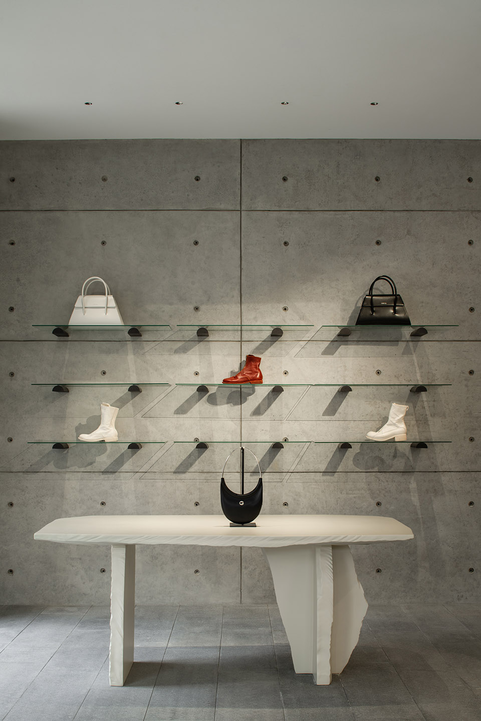 hug City flagship store, China by Atmosphere - 谷德设计网