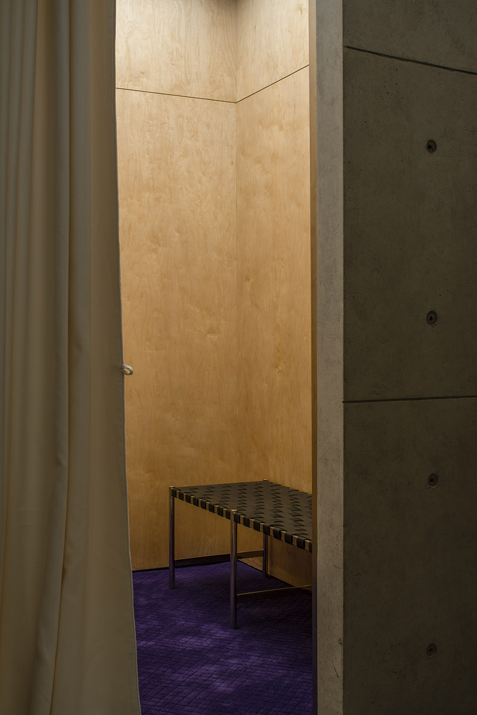 hug City flagship store, China by Atmosphere - 谷德设计网