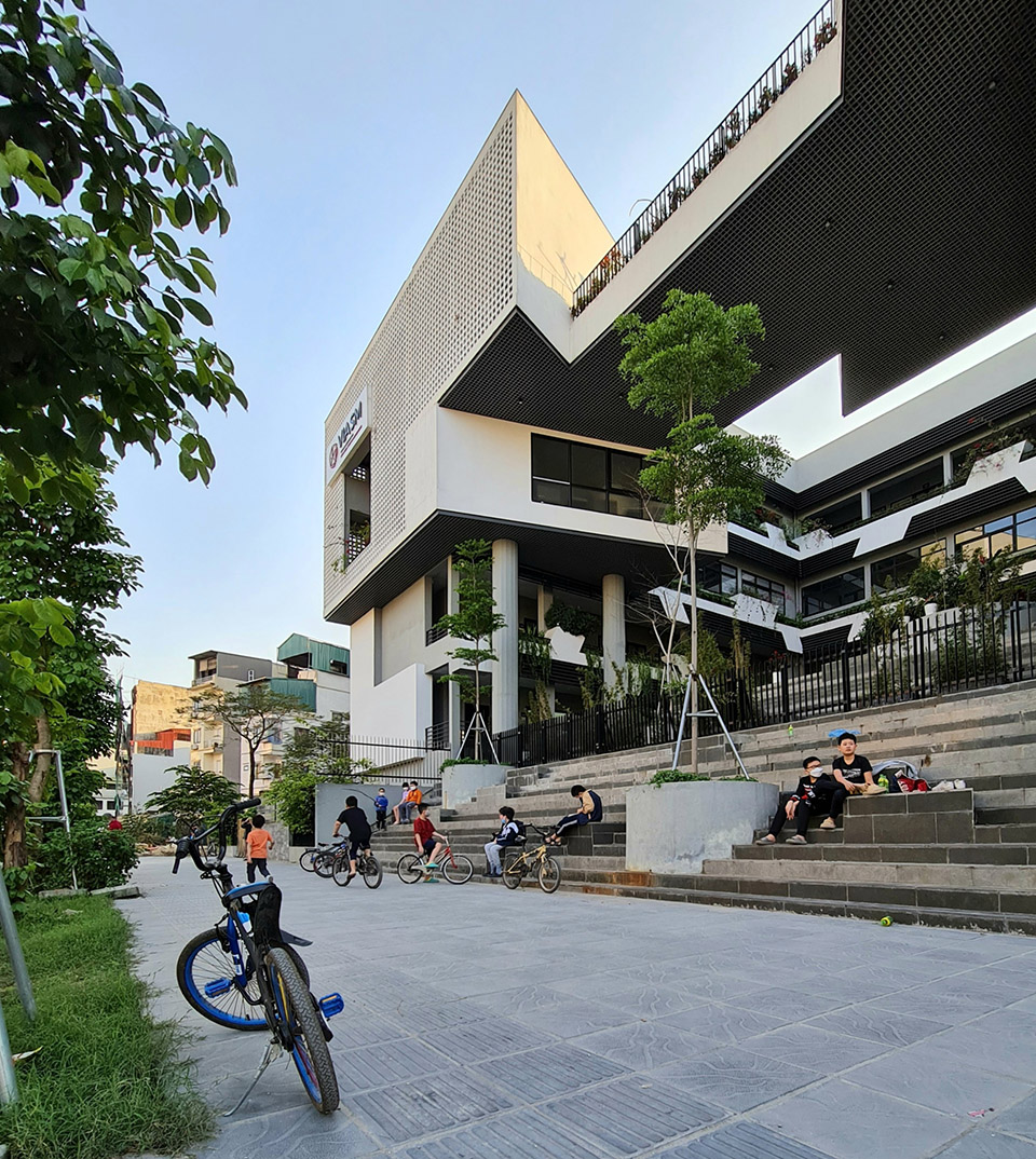 Vietnam Institute For Advanced Study In Mathematics(VIASM) by 1+1>2 ...