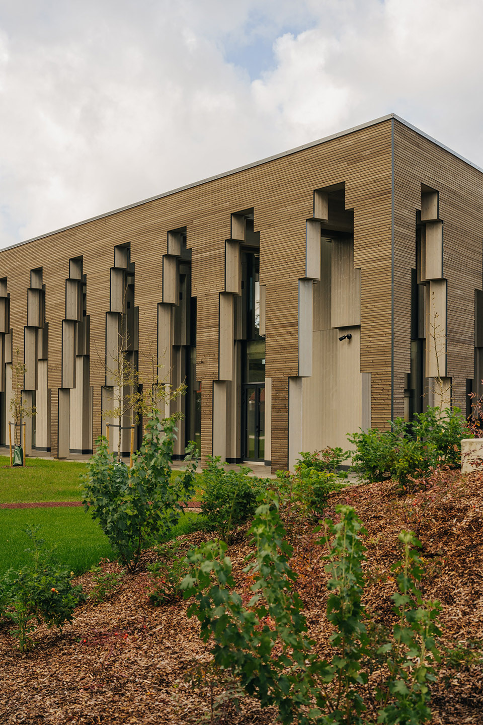 The Rural Municipal Building in Saue by molumba - 谷德设计网