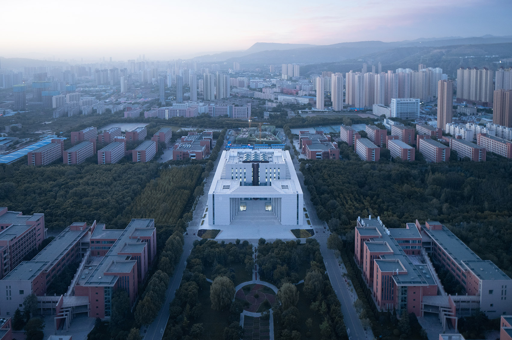 兰州理工大学西校区图书馆 / 浙江大学建筑设计研究院 - 谷德设计网