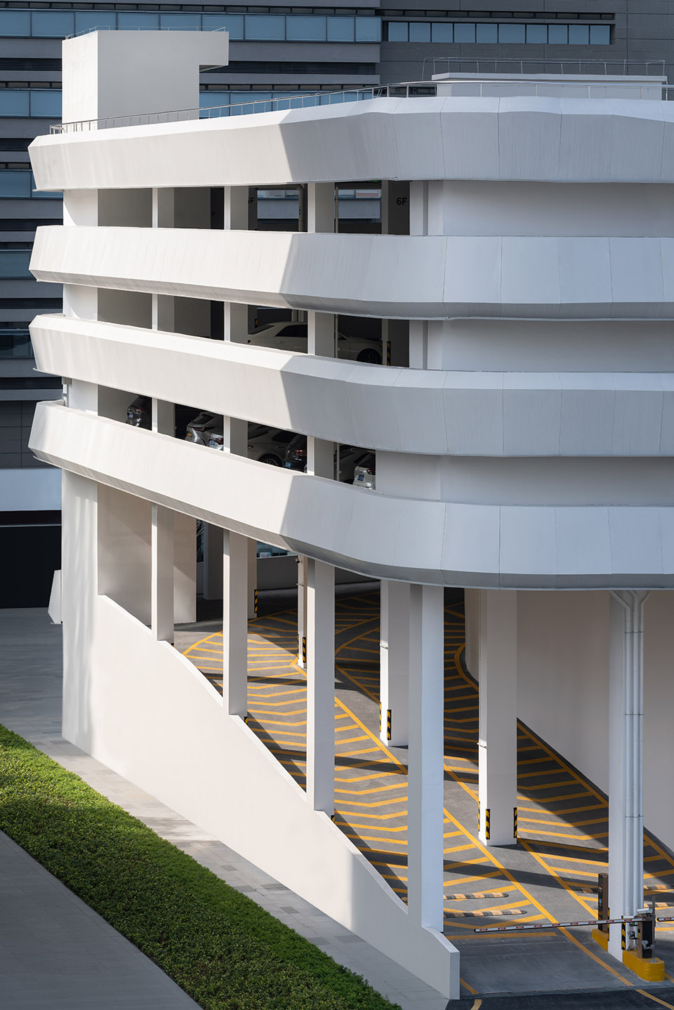Dongguan CBD Parking Building, China by GWP Architects - 谷德设计网