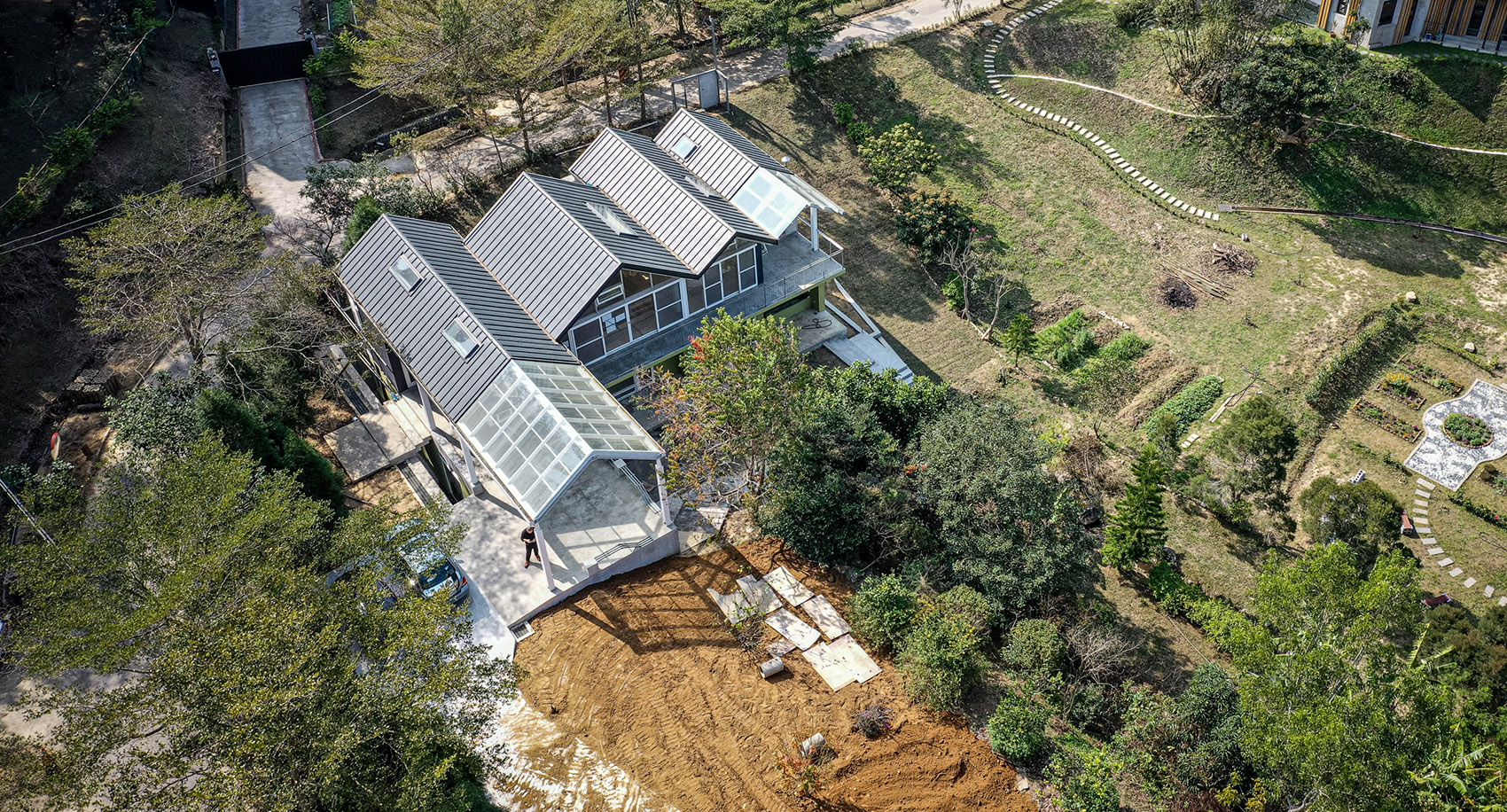 Under the roof House by Emerge Architects - 谷德设计网