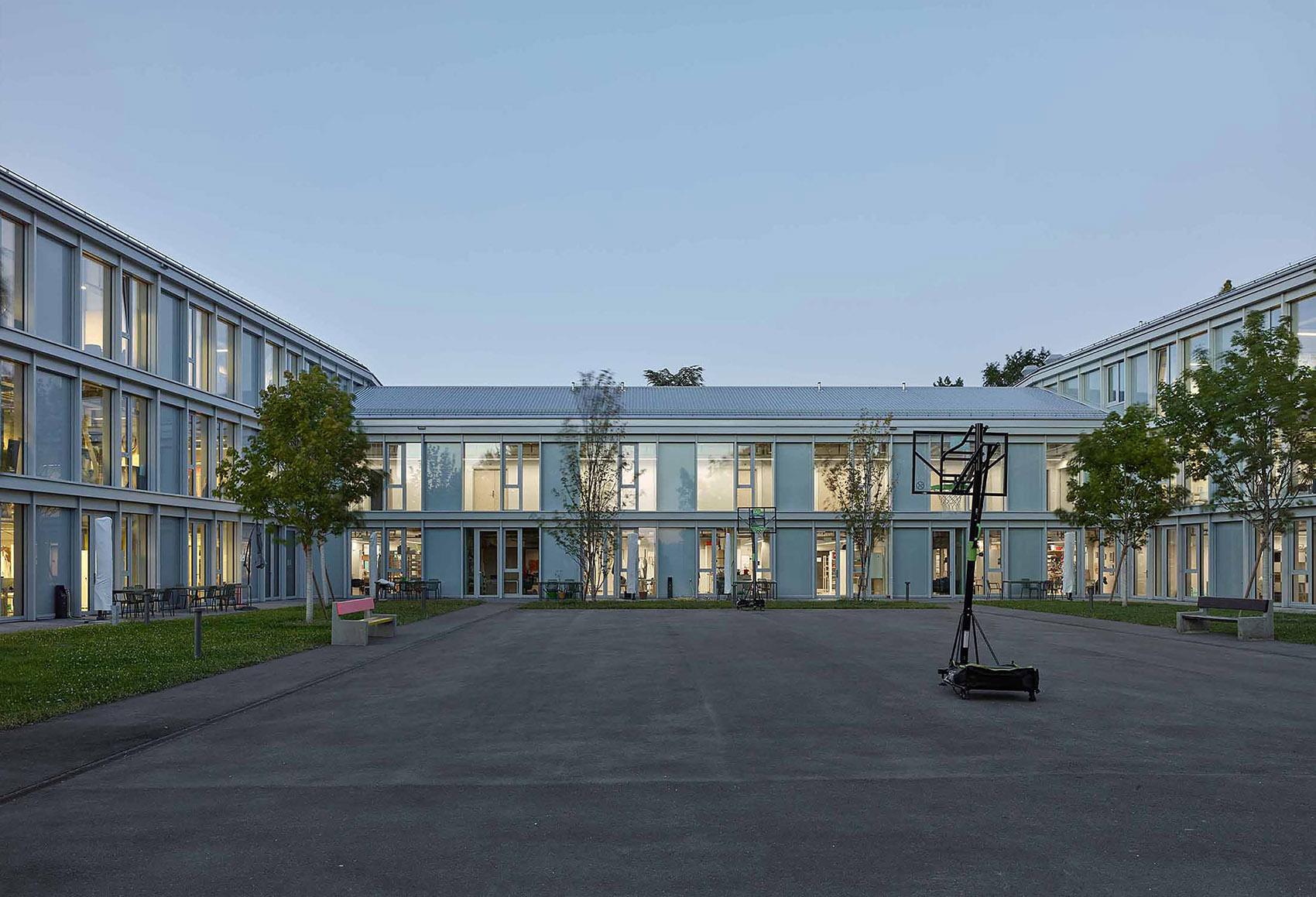 Socio educational workshop building by FWG Architects - 谷德设计网