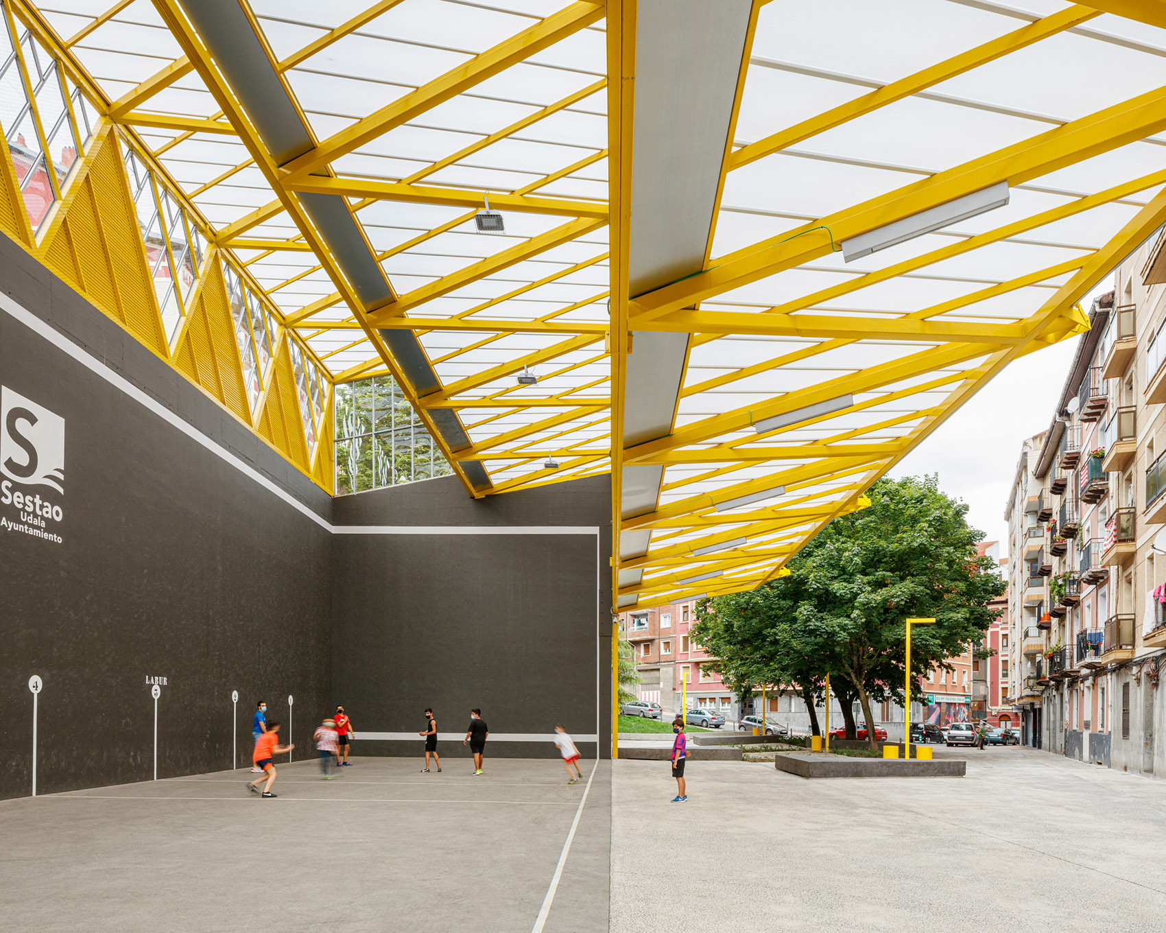 Plaza El Sol Renovation in Sestao by ELE ARKITEKTURA + TARTE - 谷德设计网