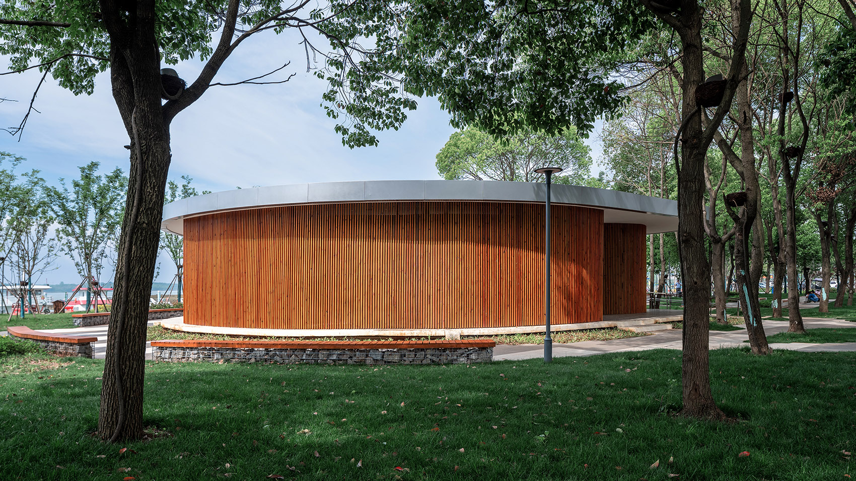 Lakeside rest station – landscape public toilet of Liangzi Lake by UPA ...