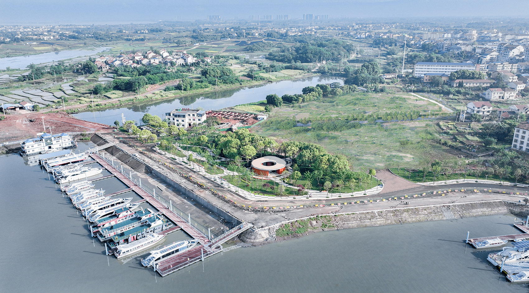 Lakeside rest station – landscape public toilet of Liangzi Lake by UPA ...