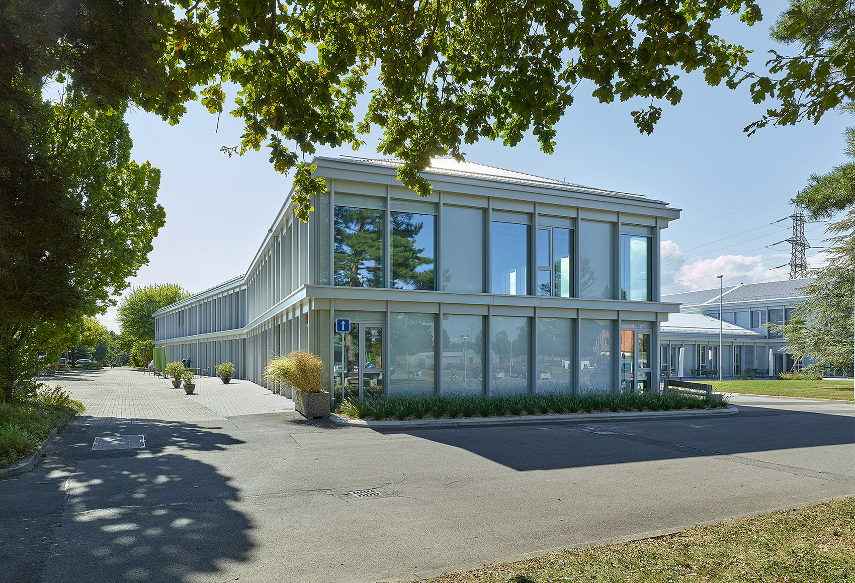 Socio educational workshop building by FWG Architects - 谷德设计网