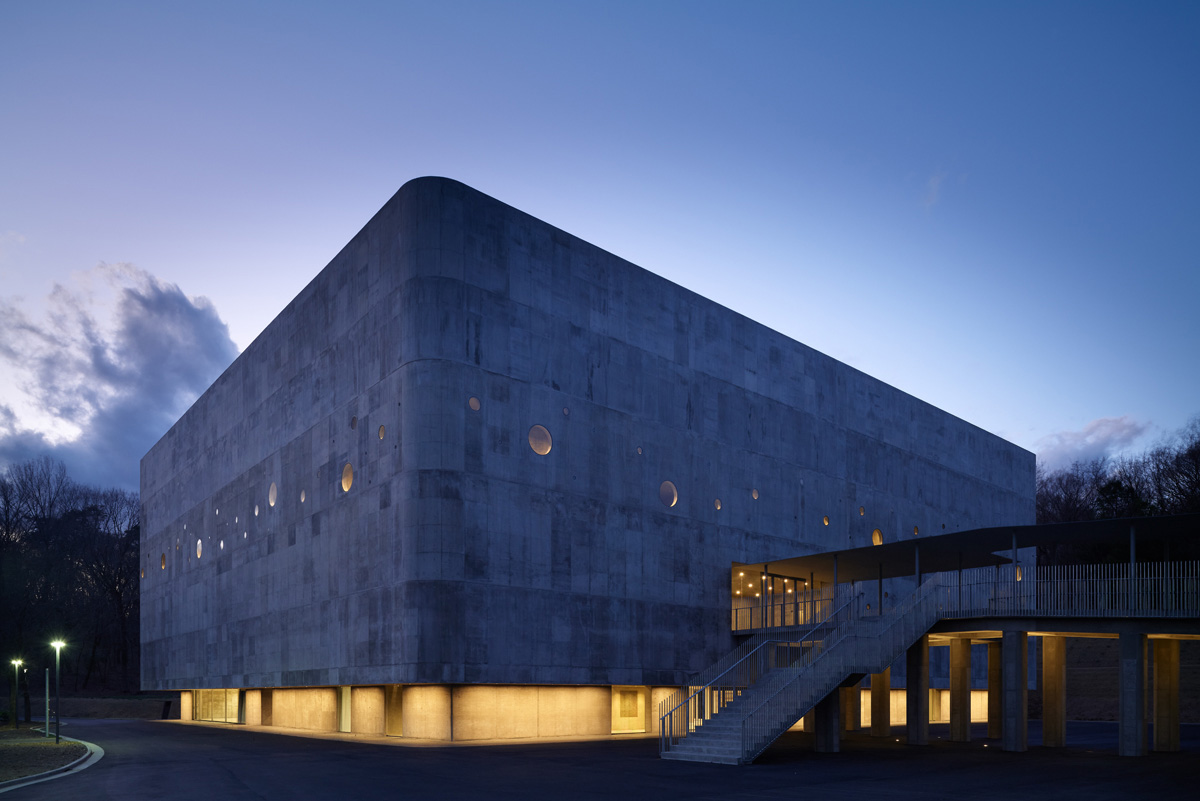 Waseda University Honjo Senior High School Gymnasium by Nikken Sekkei ...