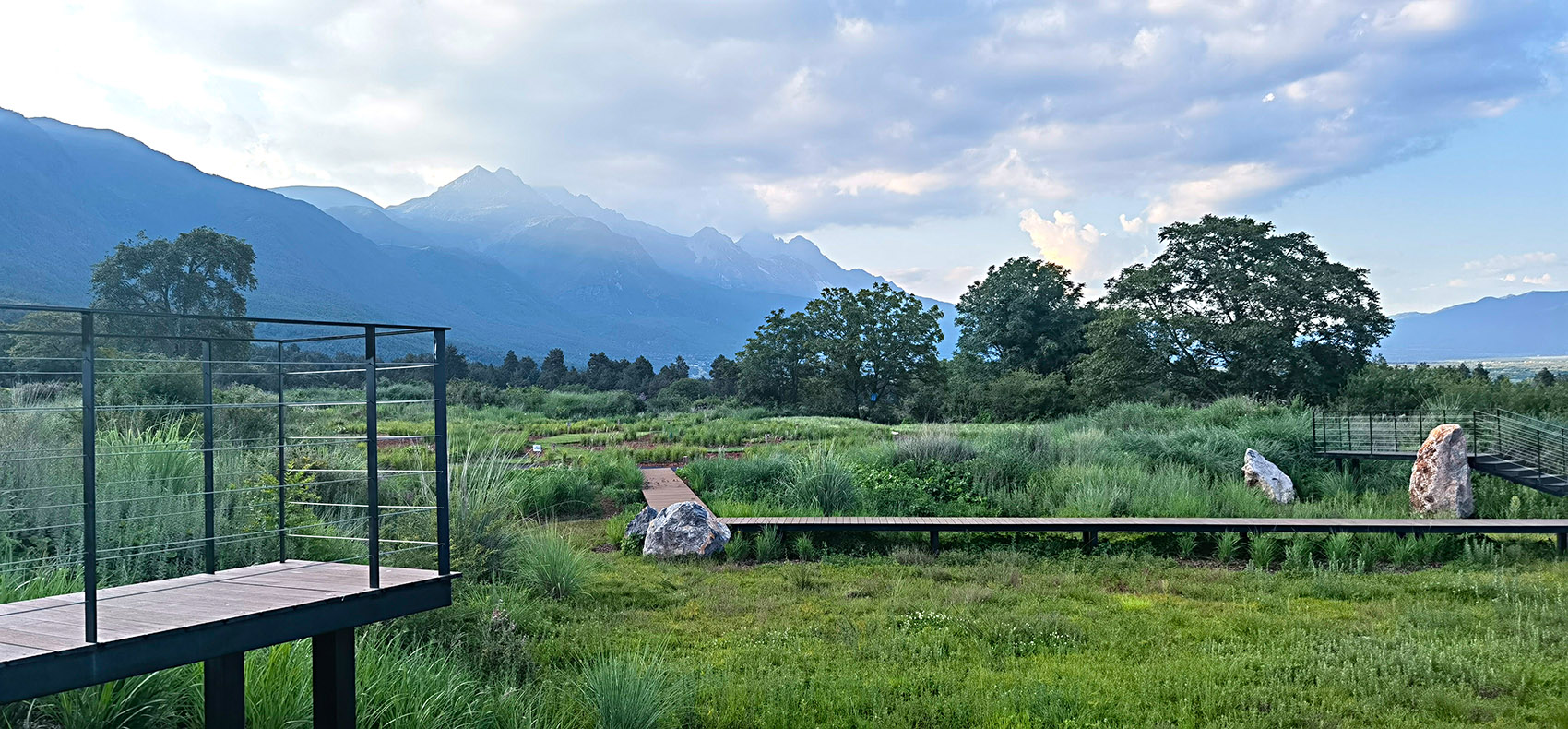 Wilderness Garden & Amphitheater, Lijiang HYLLA, China by Z’scape - 谷德设计网