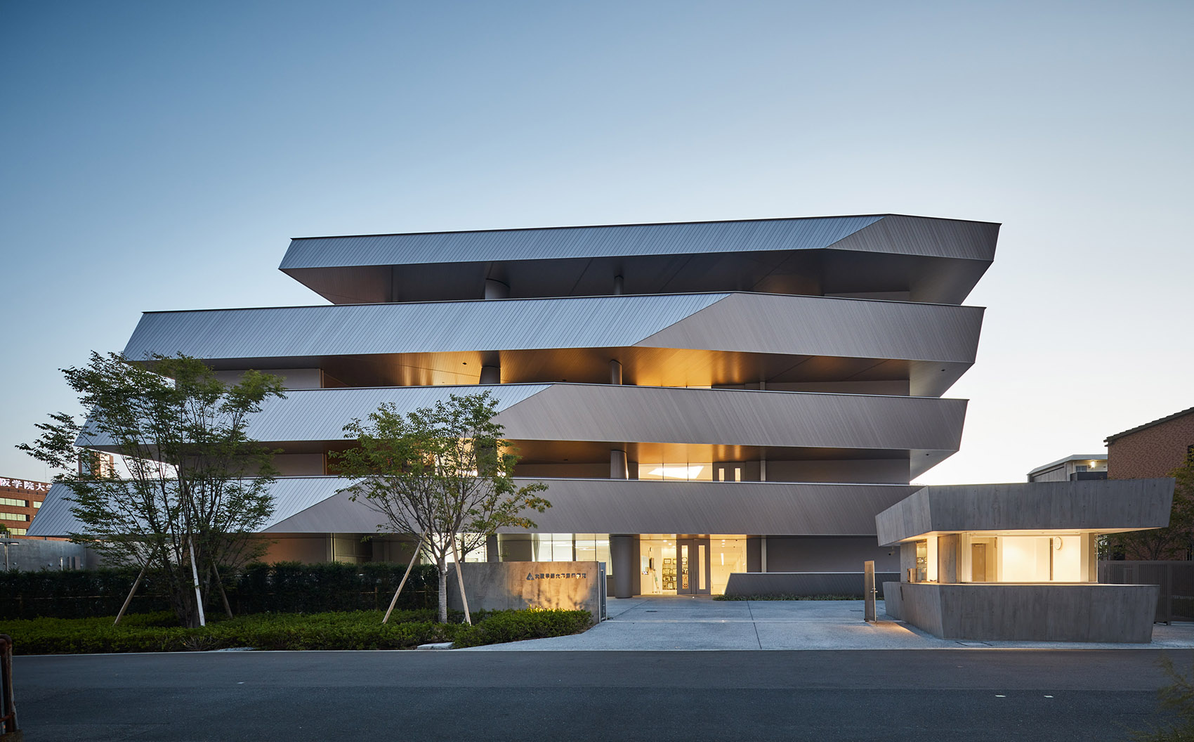 Osaka Gakuin University Senior High School by Atsushi Kitagawara ...