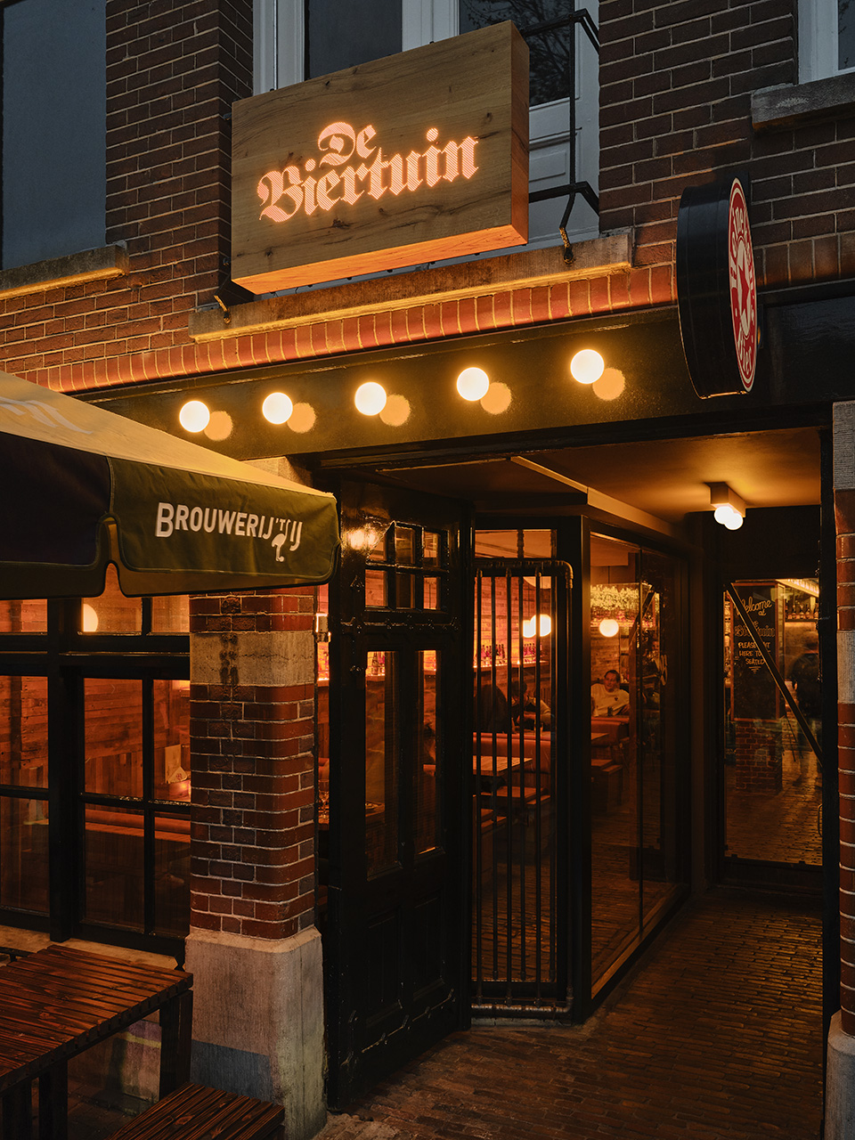 Biertuin Centrum by Studio Modijefsky - 谷德设计网