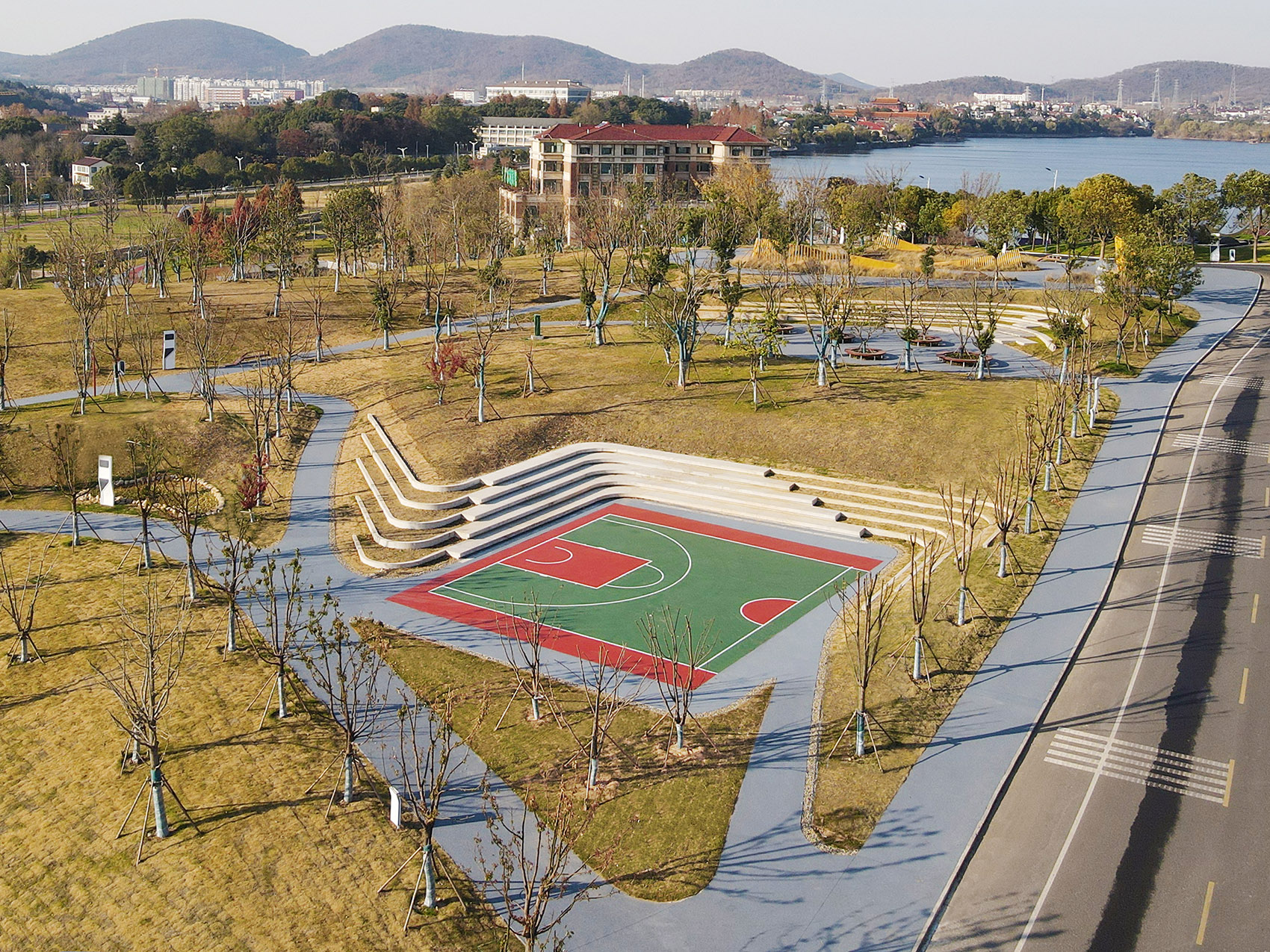 Tangquan Lake Sport Park, China by ZDS - 谷德设计网