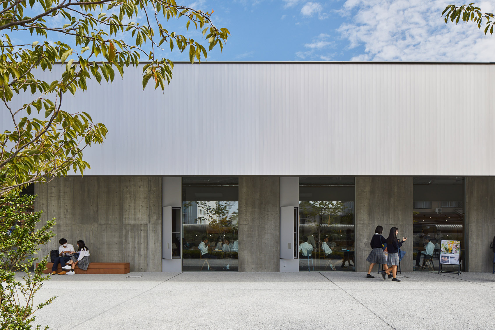 Osaka Gakuin University Senior High School by Atsushi Kitagawara ...