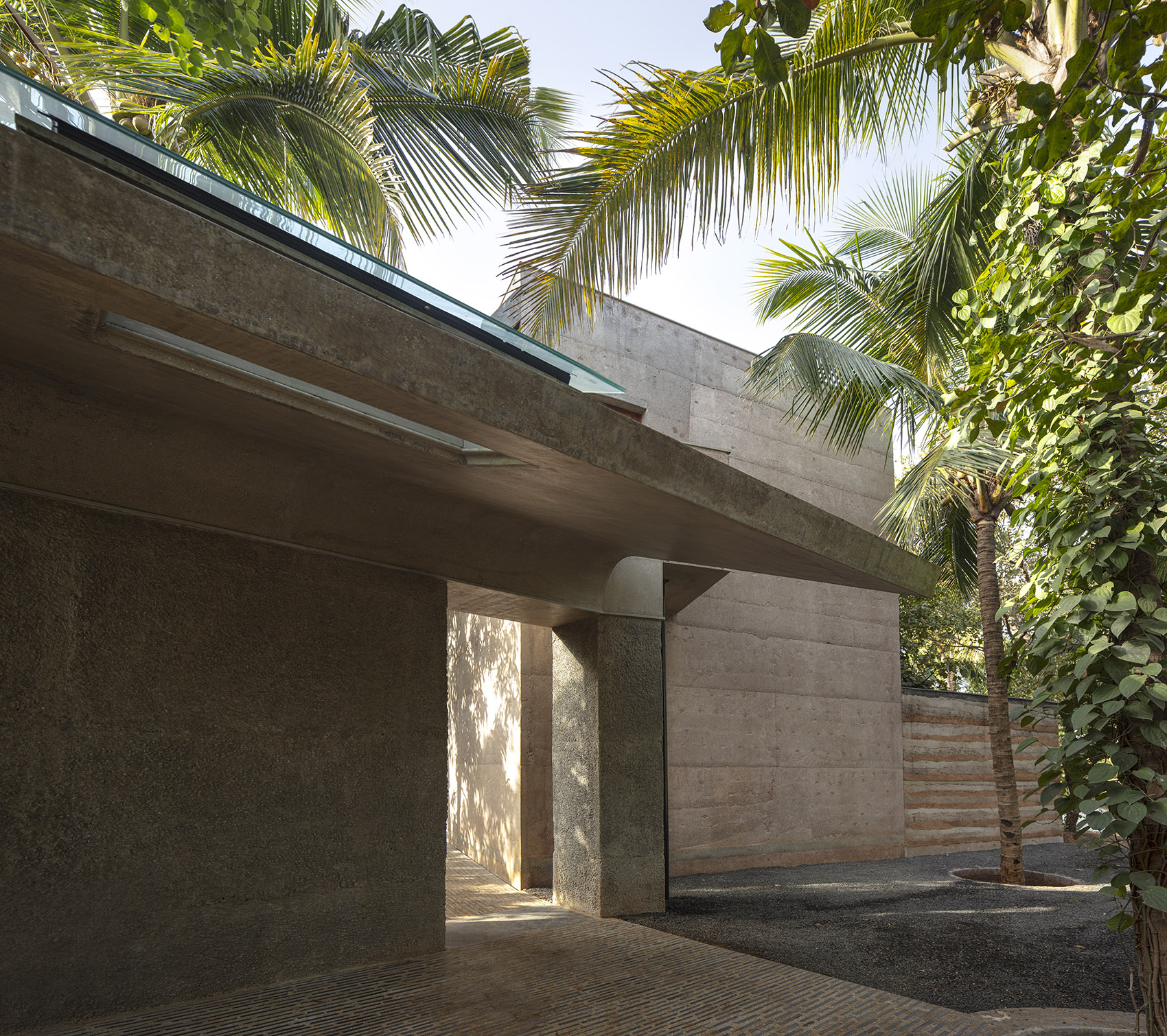House of Concrete Experiments by Samira Rathod Design Atelier - 谷德设计网