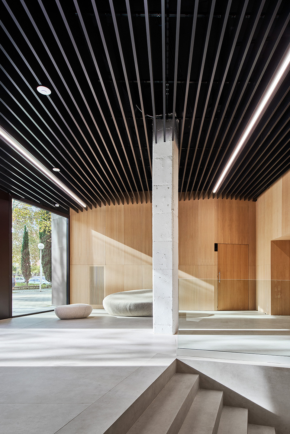 Joan Miró Office Building by GCA Architects - 谷德设计网