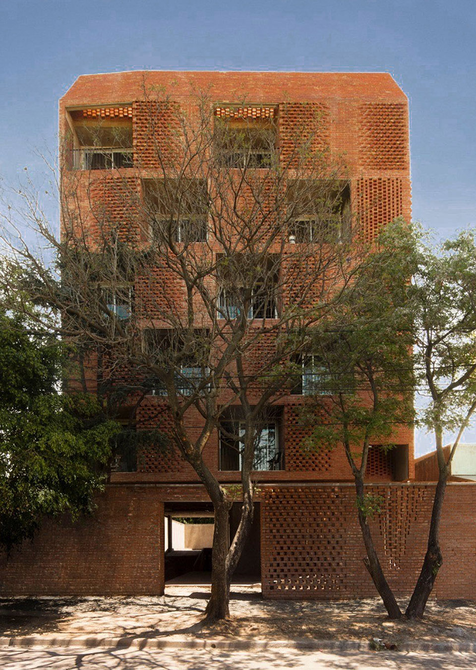 DAMERO BUILDING by Francisco Cadau Oficina de Arquitectura - 谷德设计网