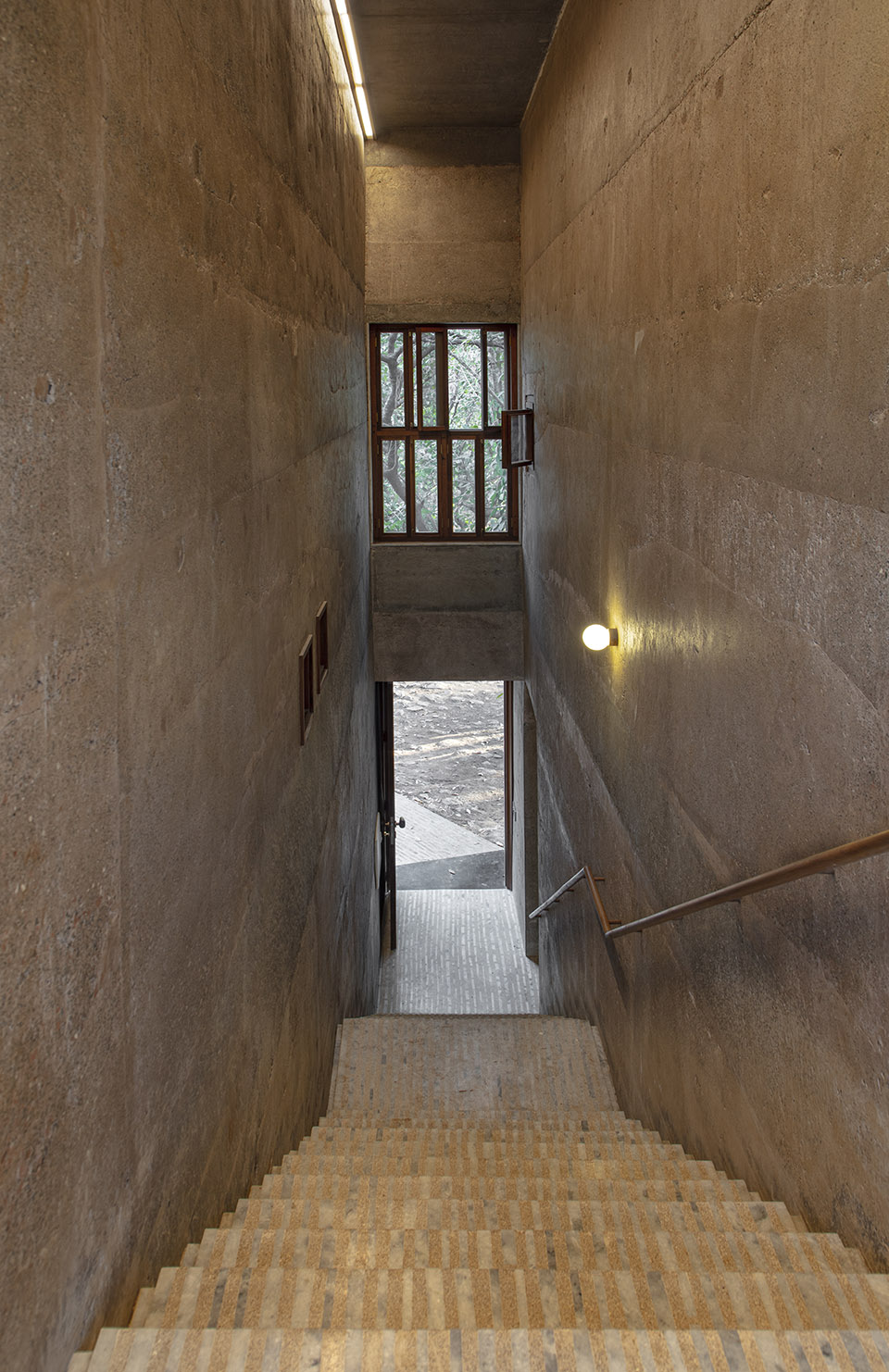 House of Concrete Experiments by Samira Rathod Design Atelier - 谷德设计网