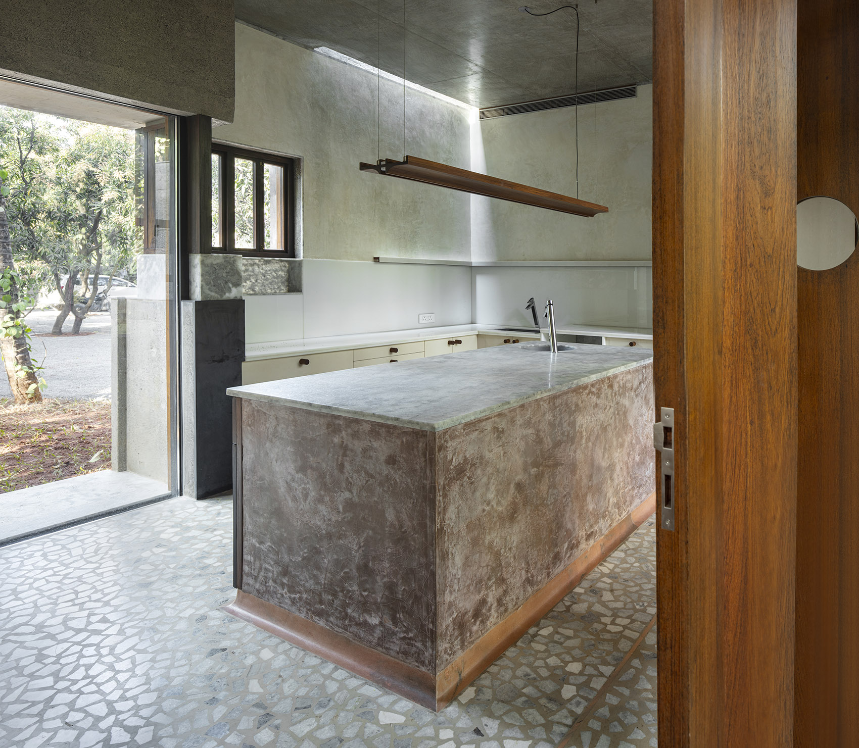 House of Concrete Experiments by Samira Rathod Design Atelier - 谷德设计网