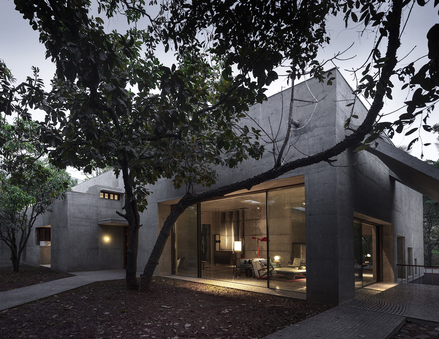 House of Concrete Experiments by Samira Rathod Design Atelier - 谷德设计网