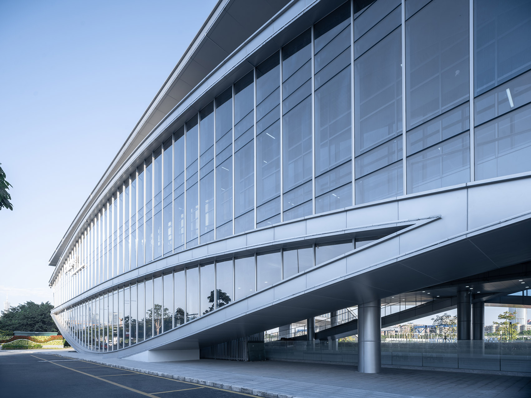 Pazhou Ferry Terminal, China by XAA - 谷德设计网