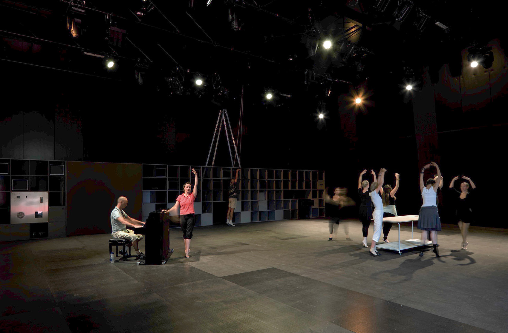 Pavilion 21 MINI Opera Space by COOP HIMMELB(L)AU - 谷德设计网