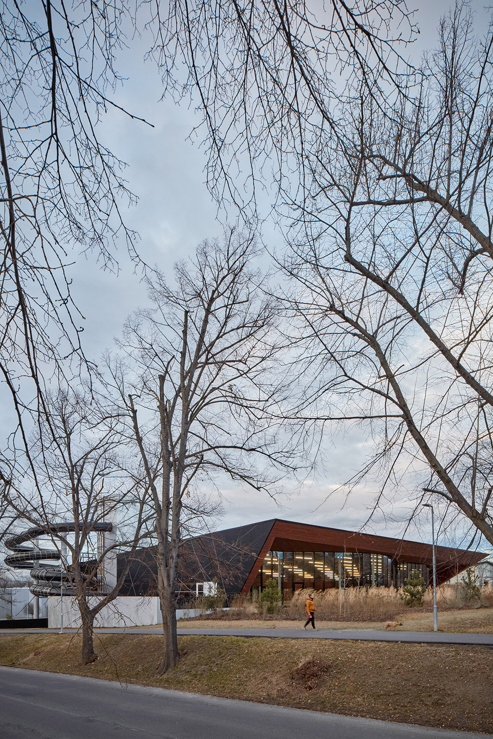 Louny Municipal Swimming Hall by dkarchitekti - 谷德设计网