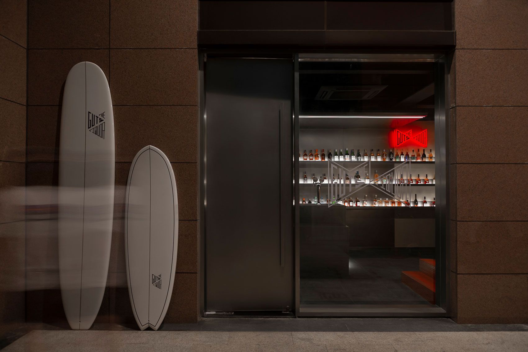 GUTS Bar, China by ZUOMODESIGN - 谷德设计网