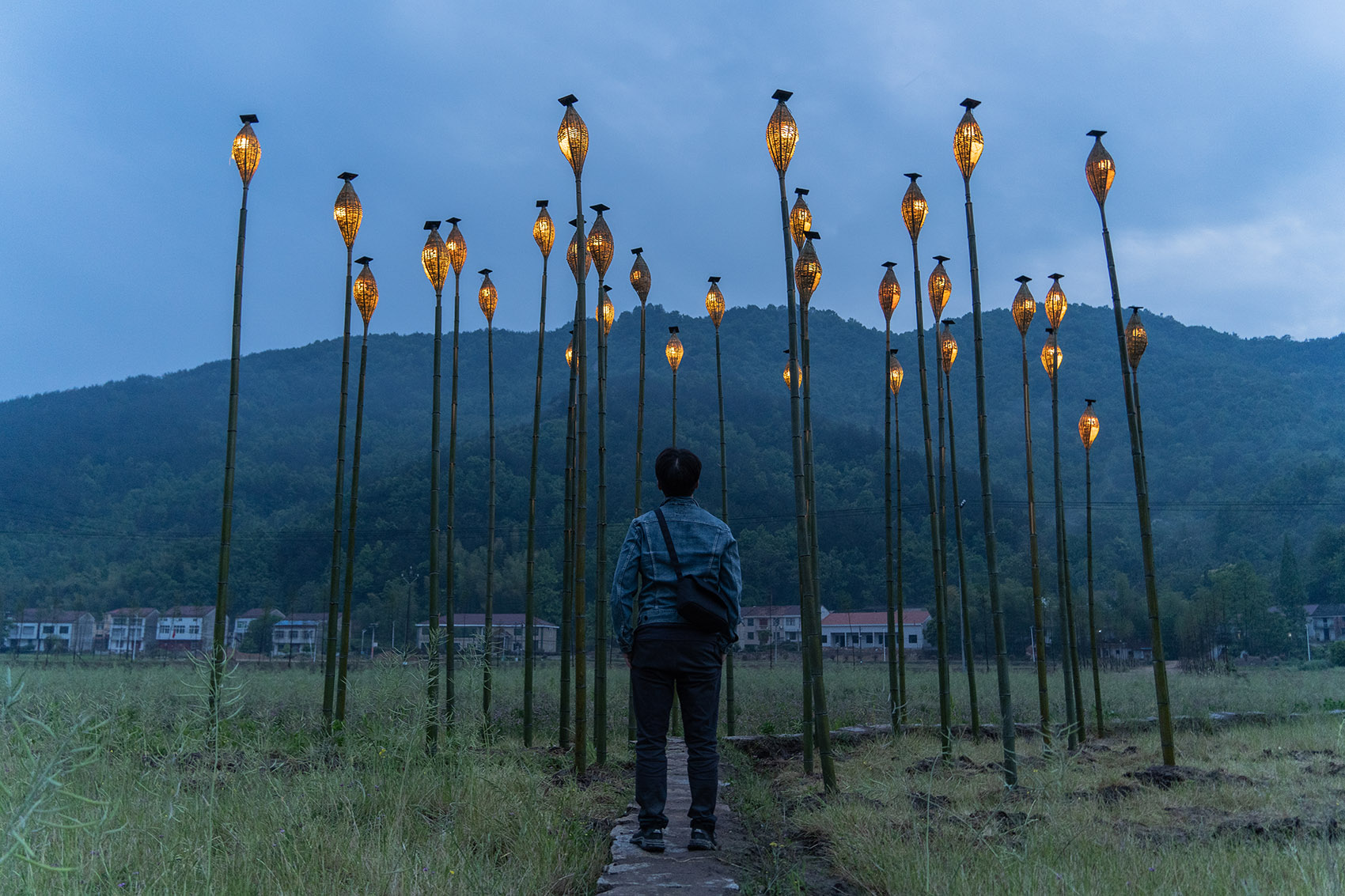 006-bamboo-lamp-art-installation-bamboo-star-china-by-haoshe-space ...