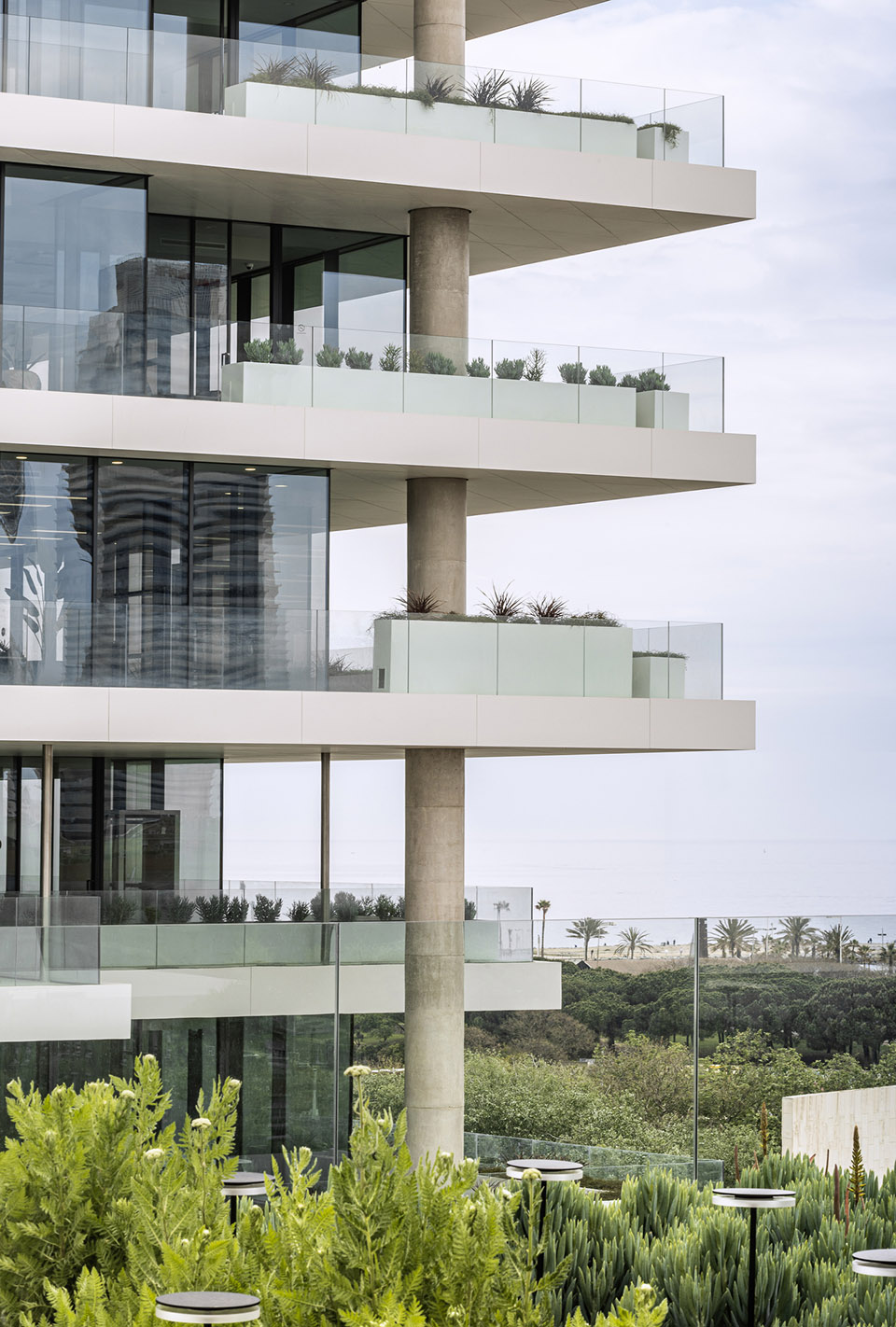 SeaTowers Office Building by GCA Architects - 谷德设计网