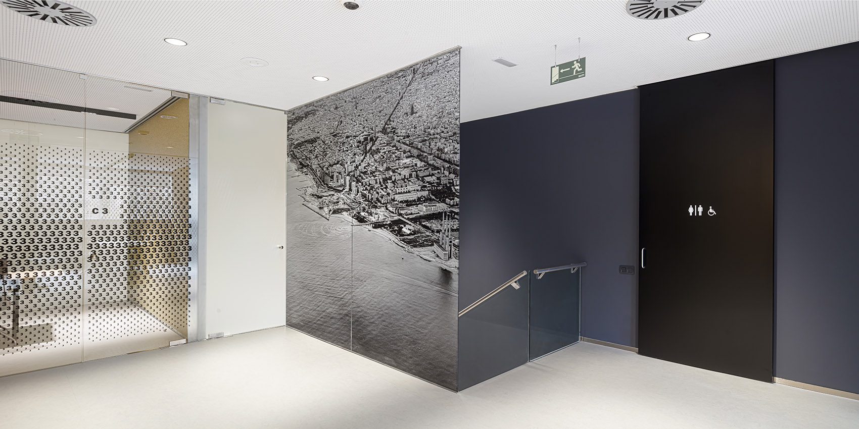 Banc Sabadell Welcome Hub by Mateo Arquitectura - 谷德设计网