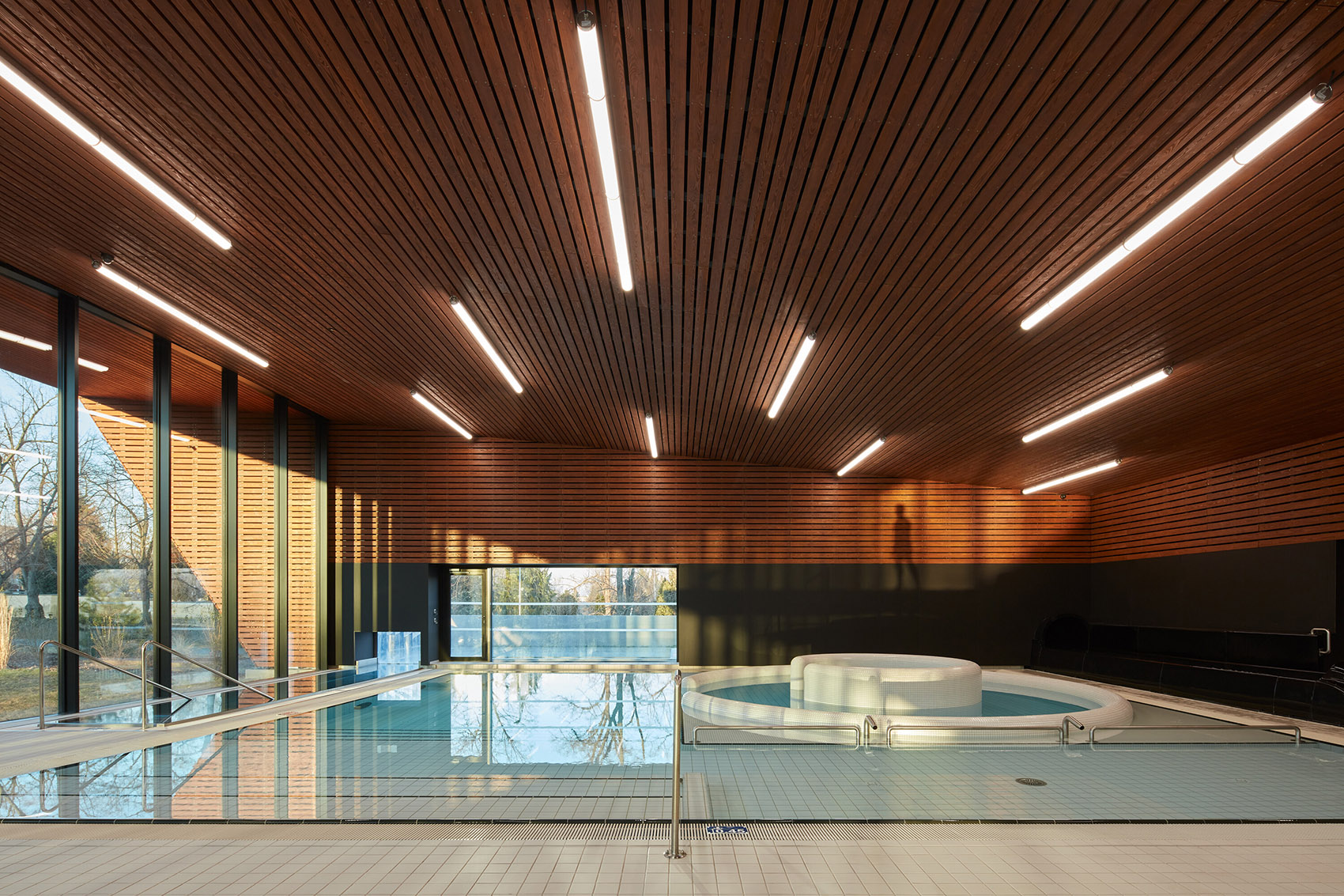 Louny Municipal Swimming Hall by dkarchitekti - 谷德设计网