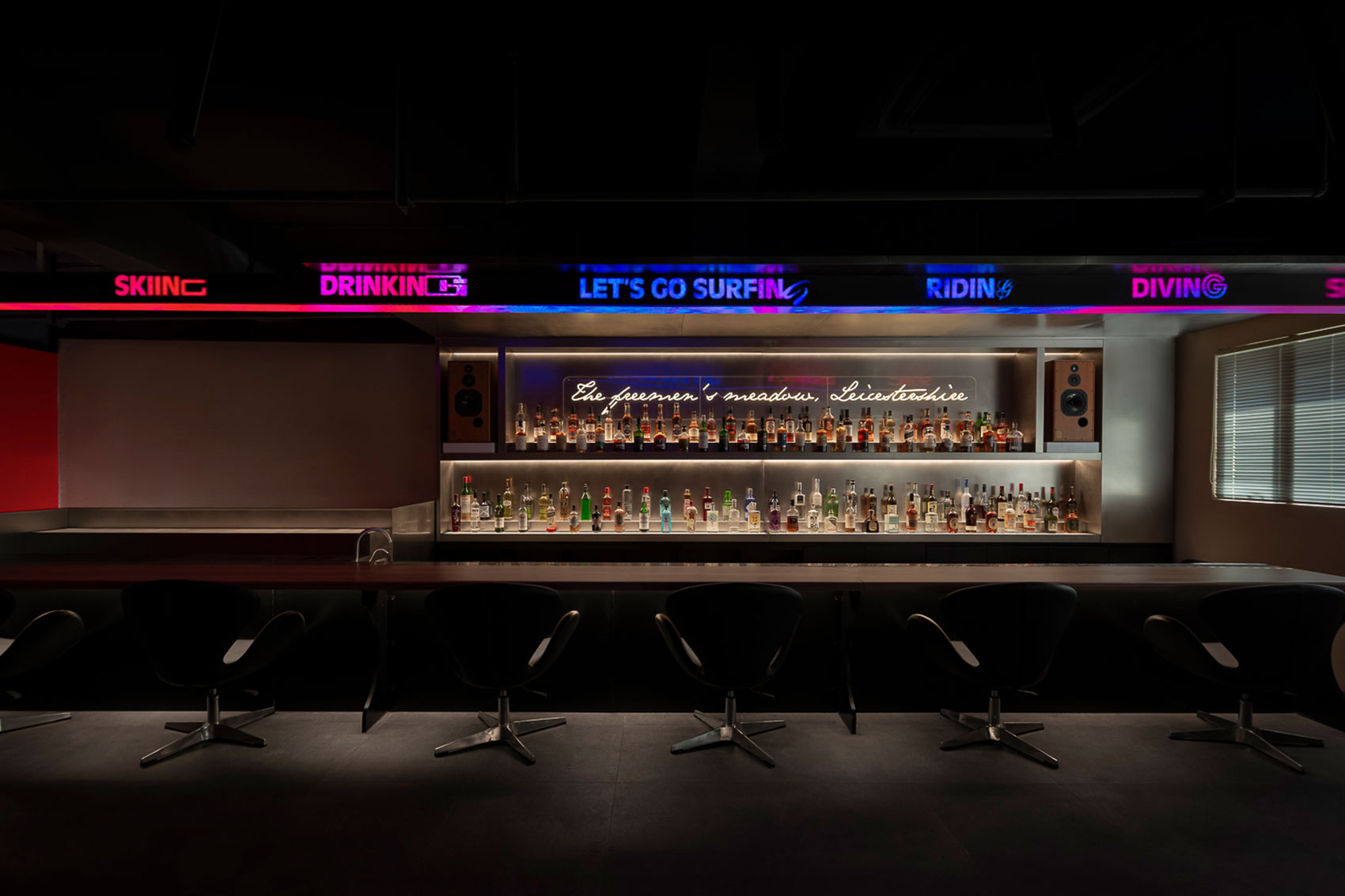 GUTS Bar, China by ZUOMODESIGN - 谷德设计网