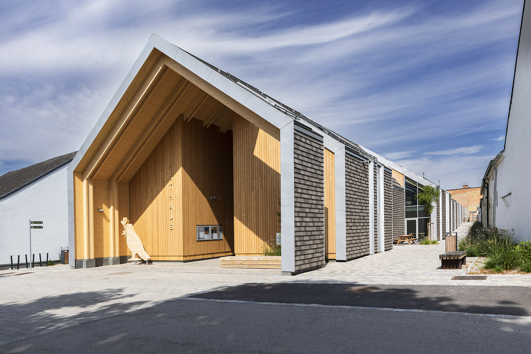 Community Center Großweikersdorf by smartvoll architects - 谷德设计网