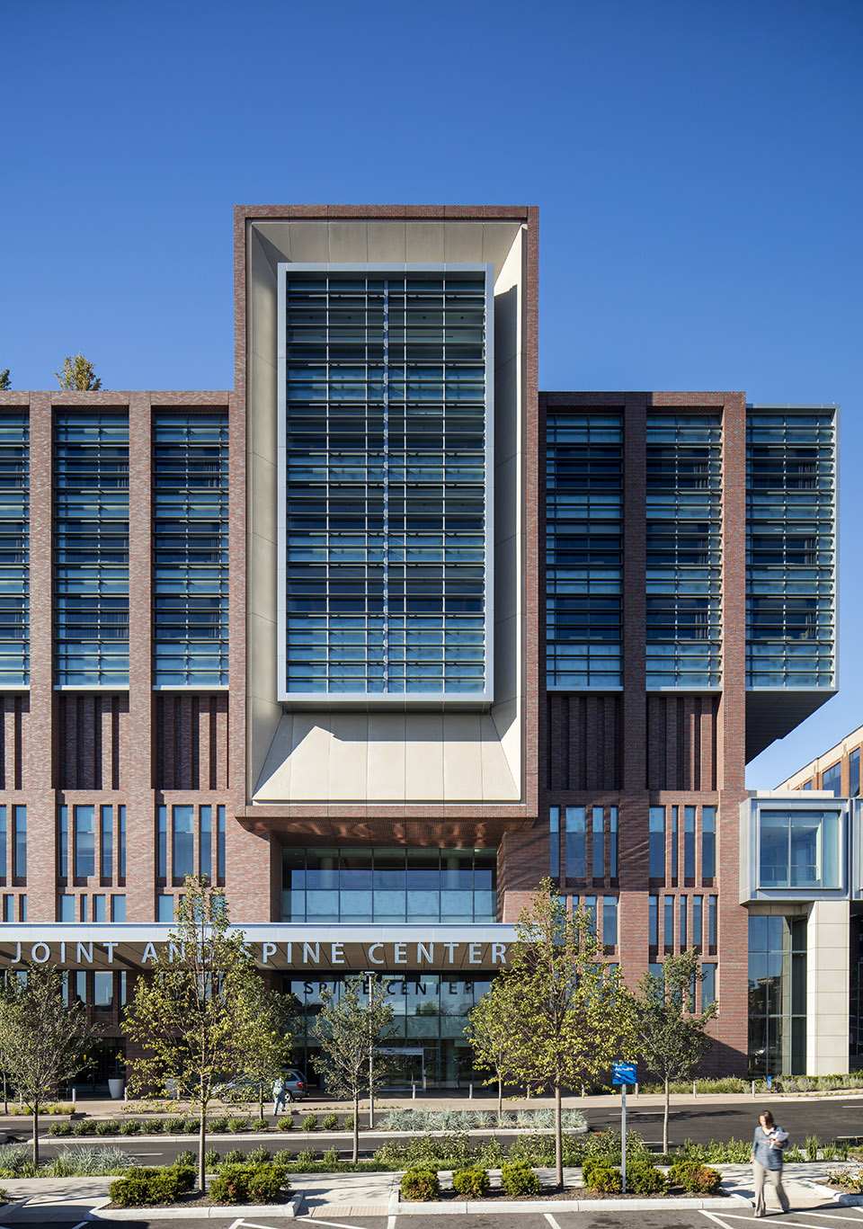 The Christ Hospital Joint and Spine Center by SOM - 谷德设计网